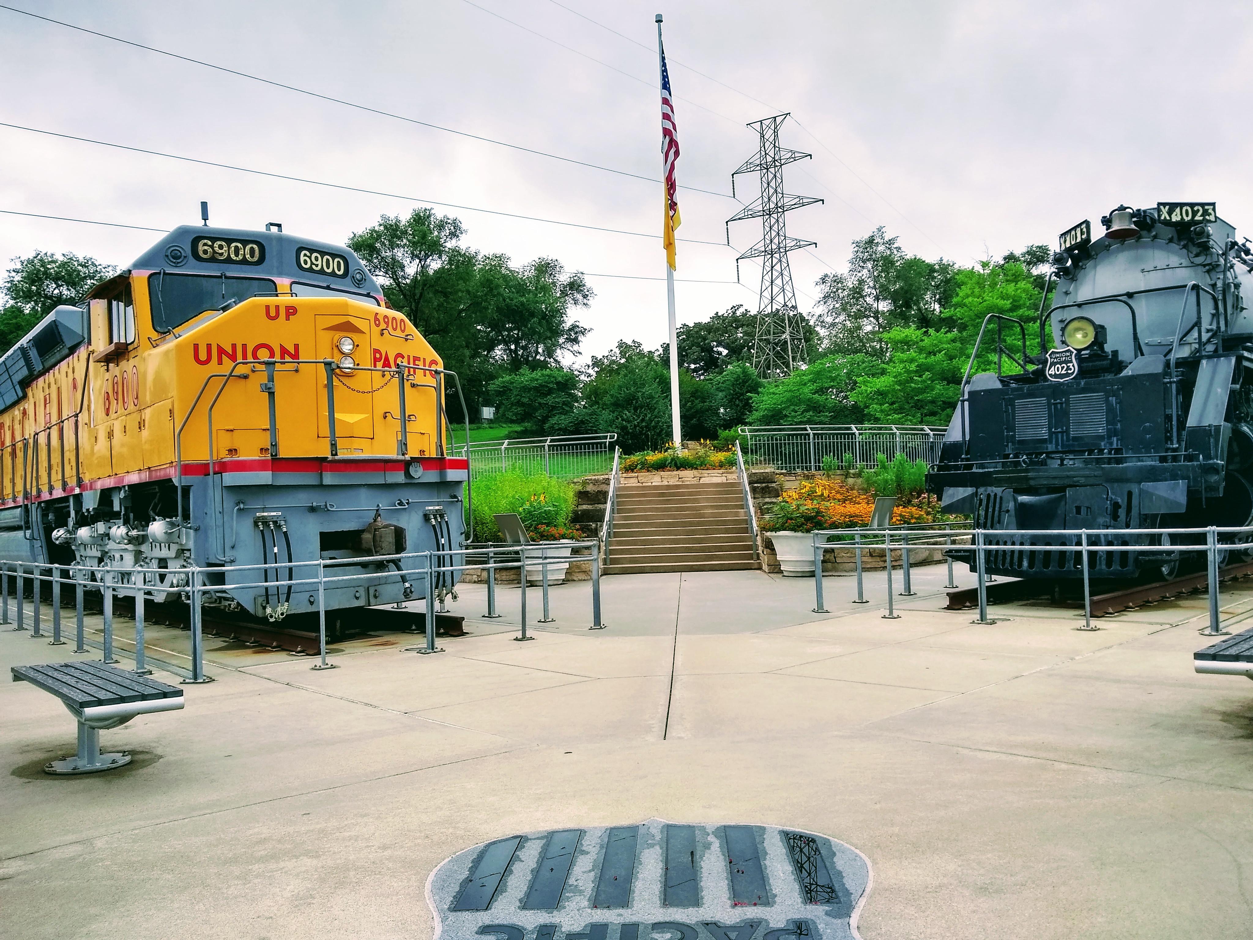 Union Pacific DDA40X 6900 and Union Pacific 4884-2 Big Boy 4023 at Omaha, Nebraska | Scrolller