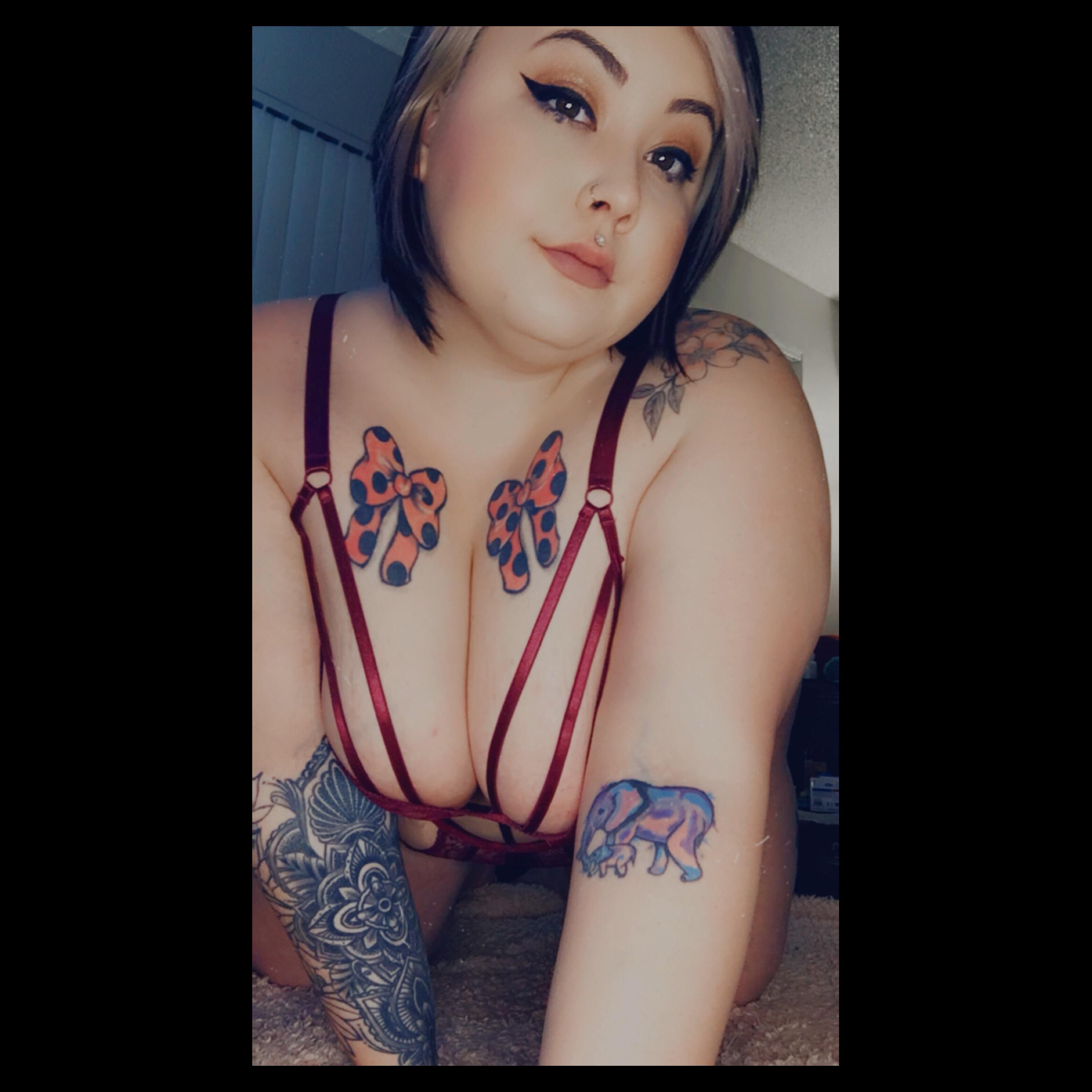 🎀🖤 🎀 | Scrolller