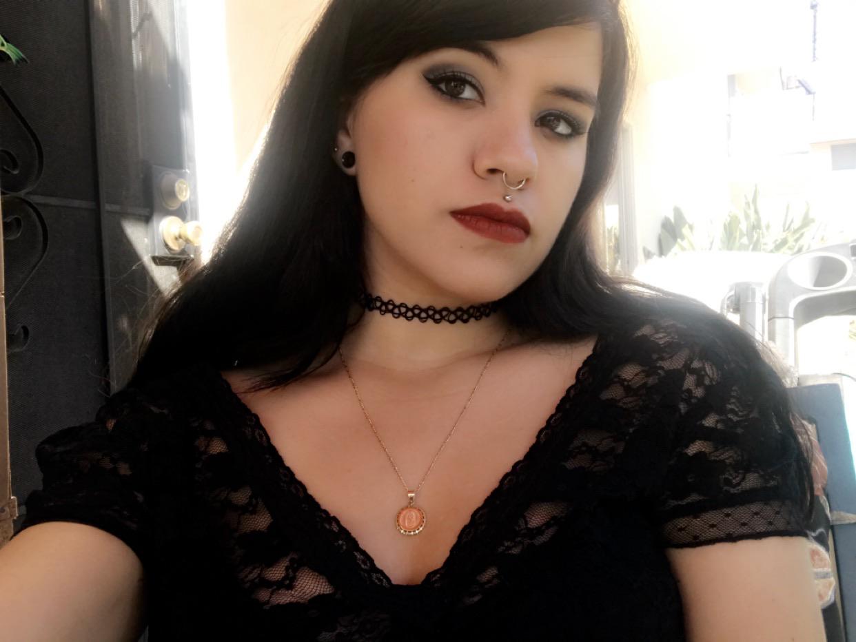 🖤🖤🖤 Scrolller
