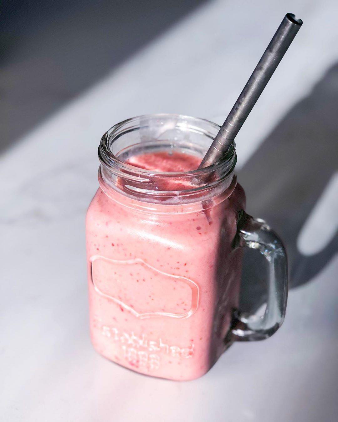 𝚂𝚝𝚛𝚊𝚠𝚋𝚎𝚛𝚛𝚢 𝙲𝚊𝚛𝚊𝚖𝚎𝚕 𝙿𝚛𝚘𝚝𝚎𝚒𝚗 𝚂𝚖𝚘𝚘𝚝𝚑𝚒𝚎 🍓🥥⁣ | Scrolller