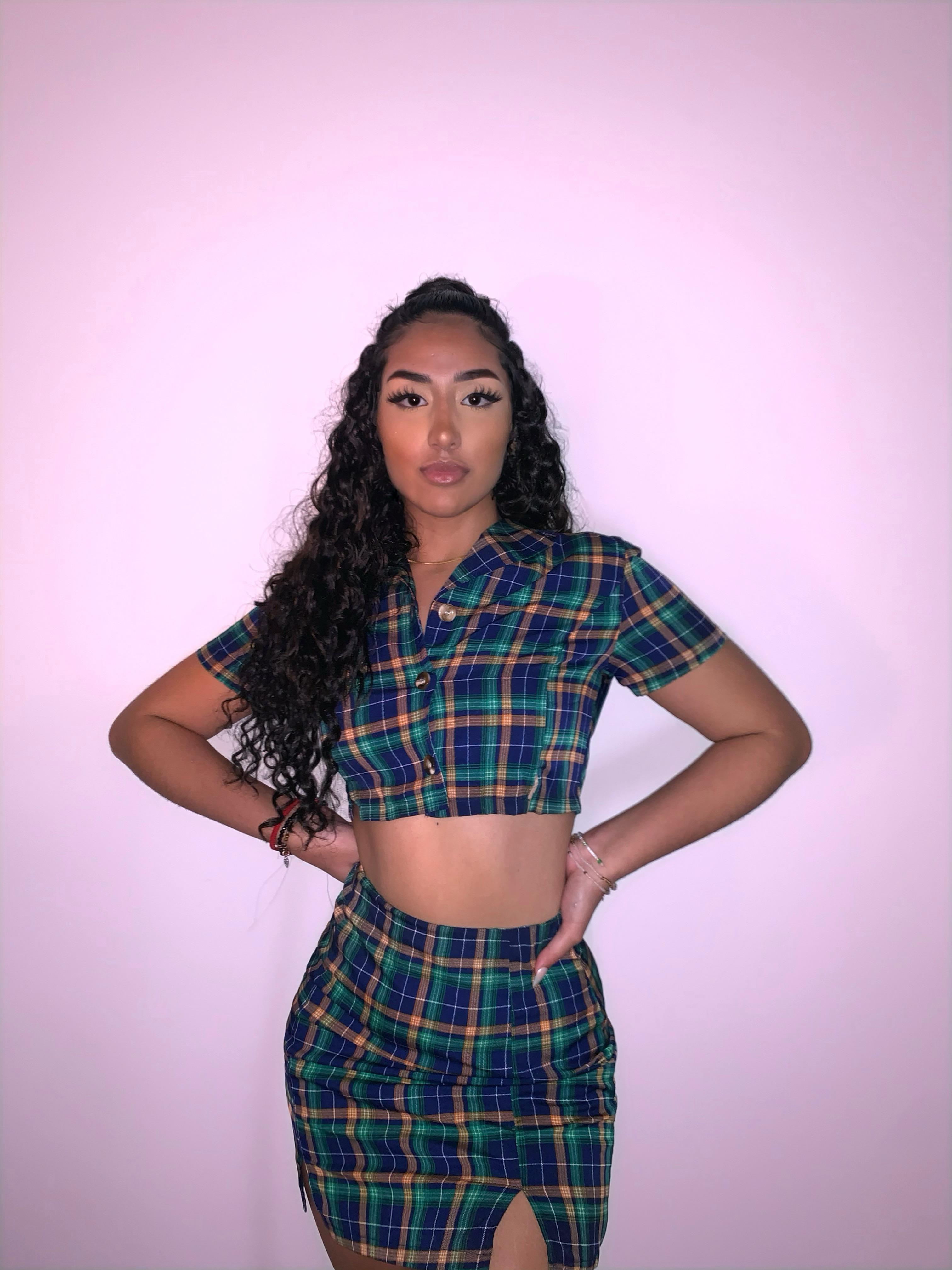 Upvote To Undress Me🤩 Scrolller