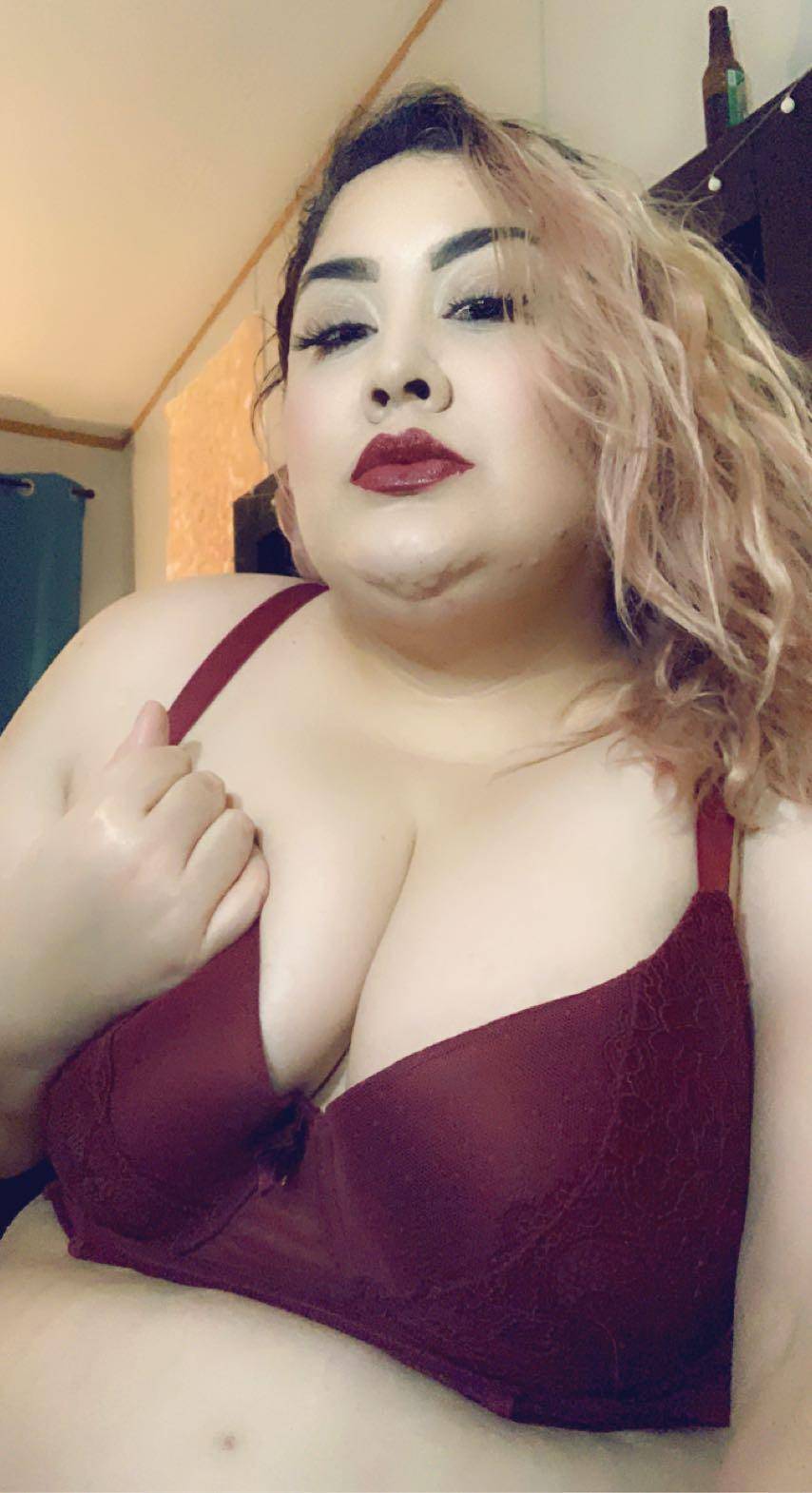 Unwrap me ... I’m your Christmas gift 😈😈😈 | Scrolller