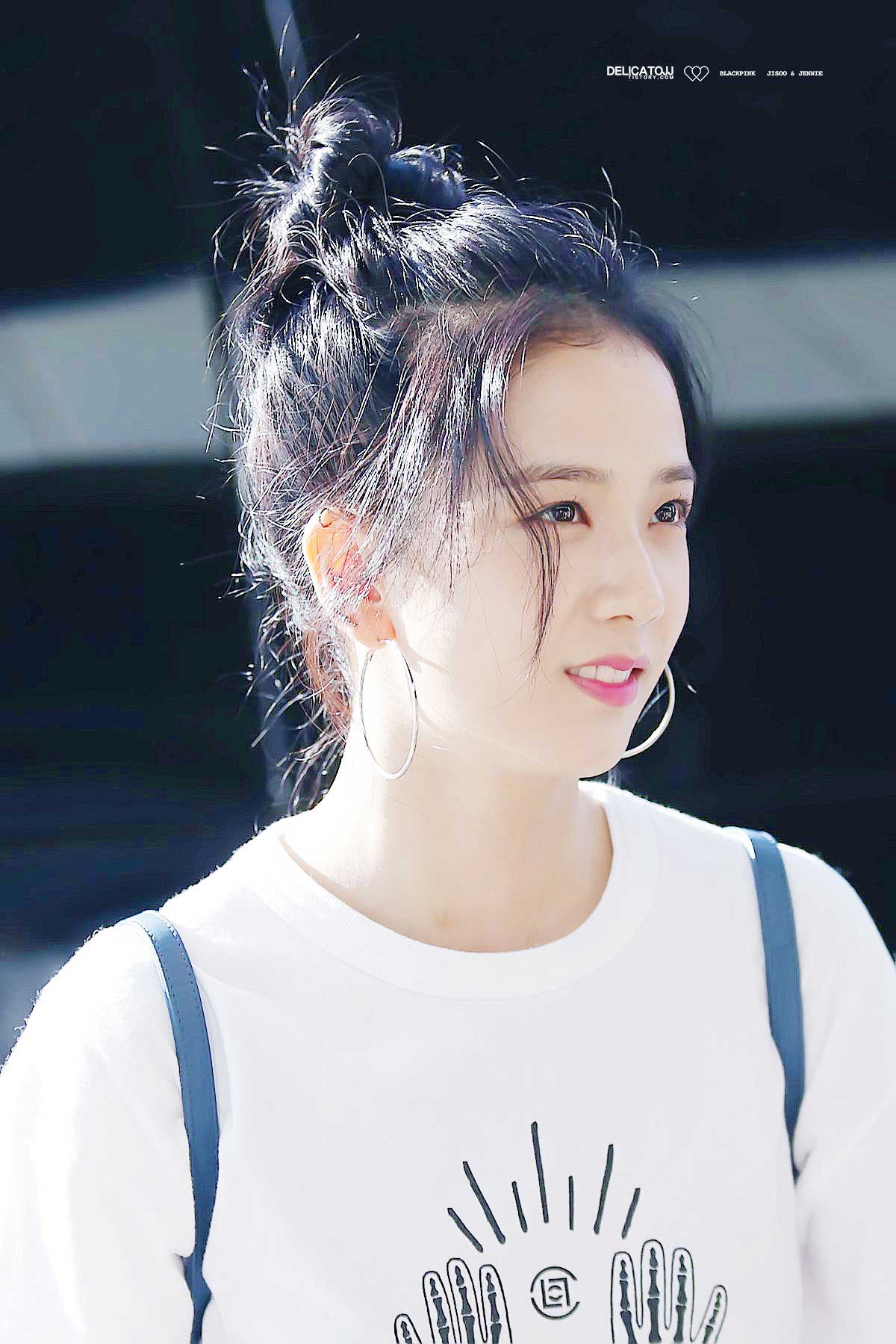 Updo Jisoo | Scrolller