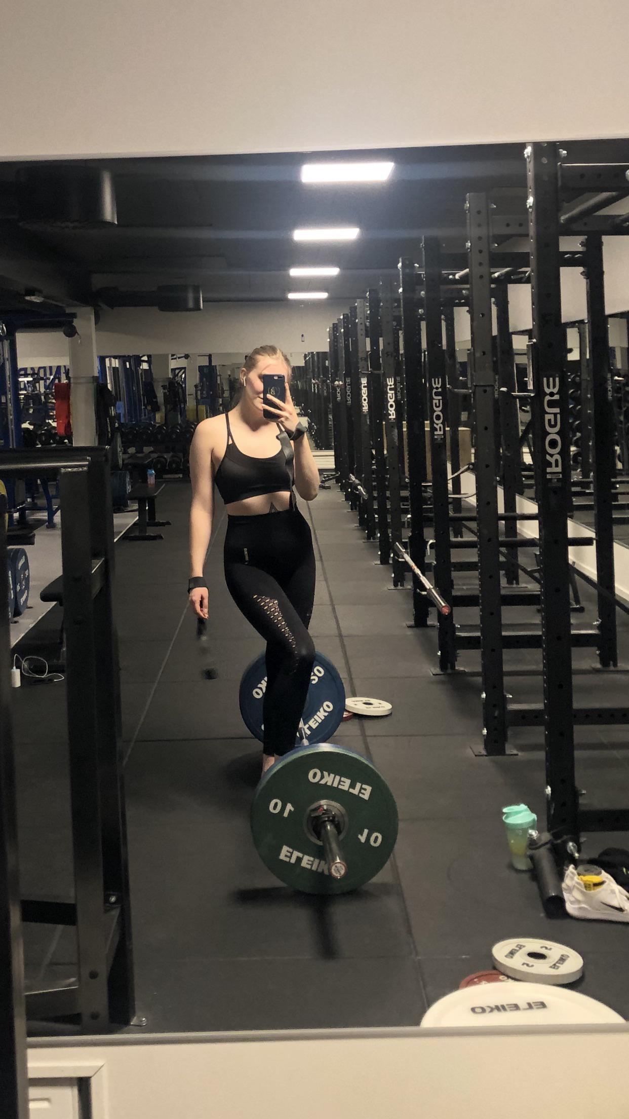 Upgraded/switched gym today, celebrated with deadlifts 🦿 | Scrolller