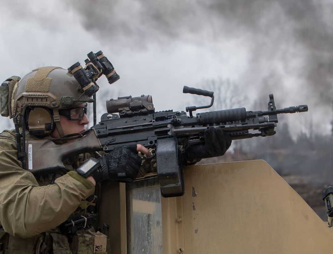US Air Force special warfare operator assigned to the 724th Special Tactics Group [1080 x 825 ...