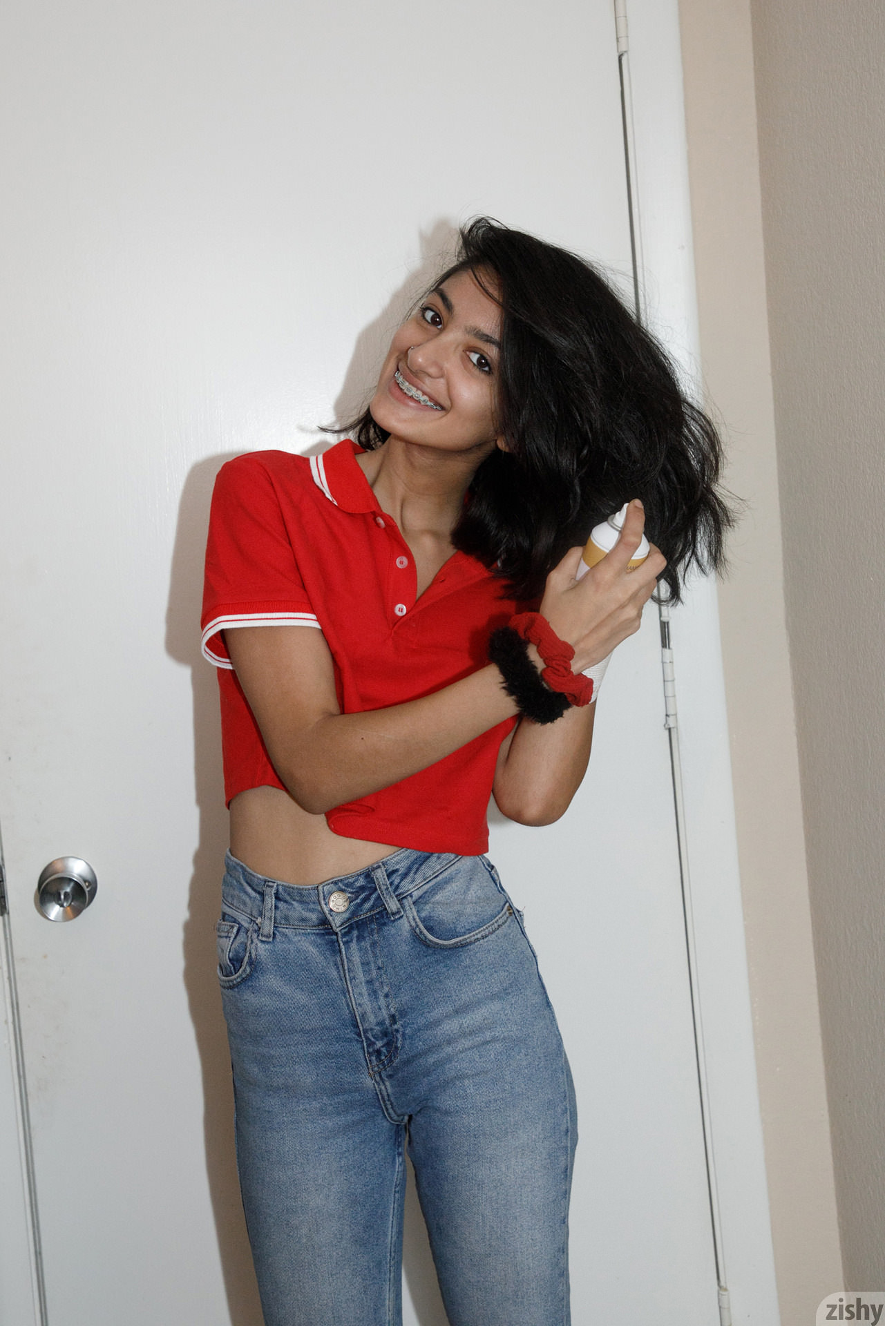 Ushna Malik | Scrolller