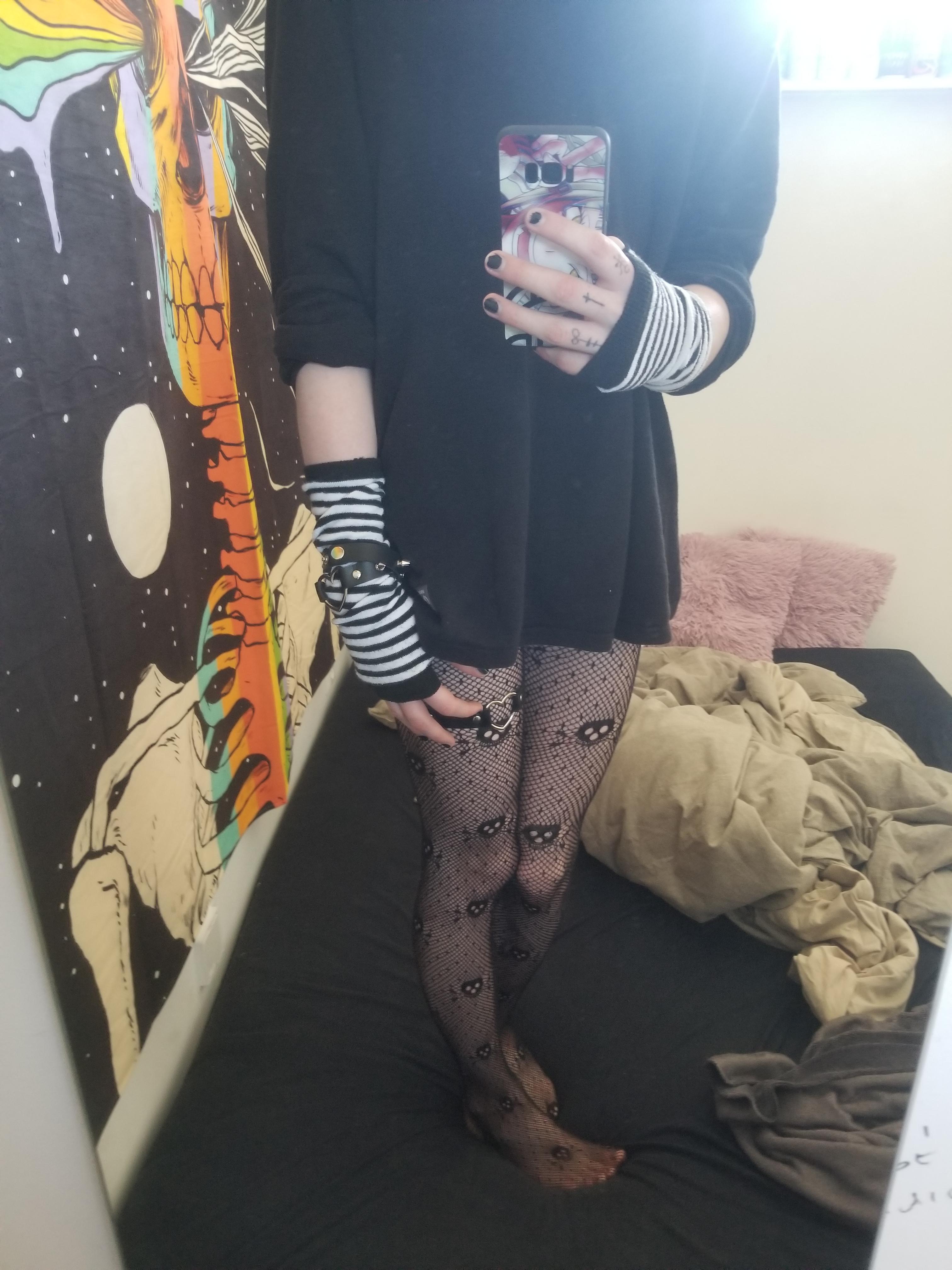 Uwu 🖤🖤🖤 Scrolller