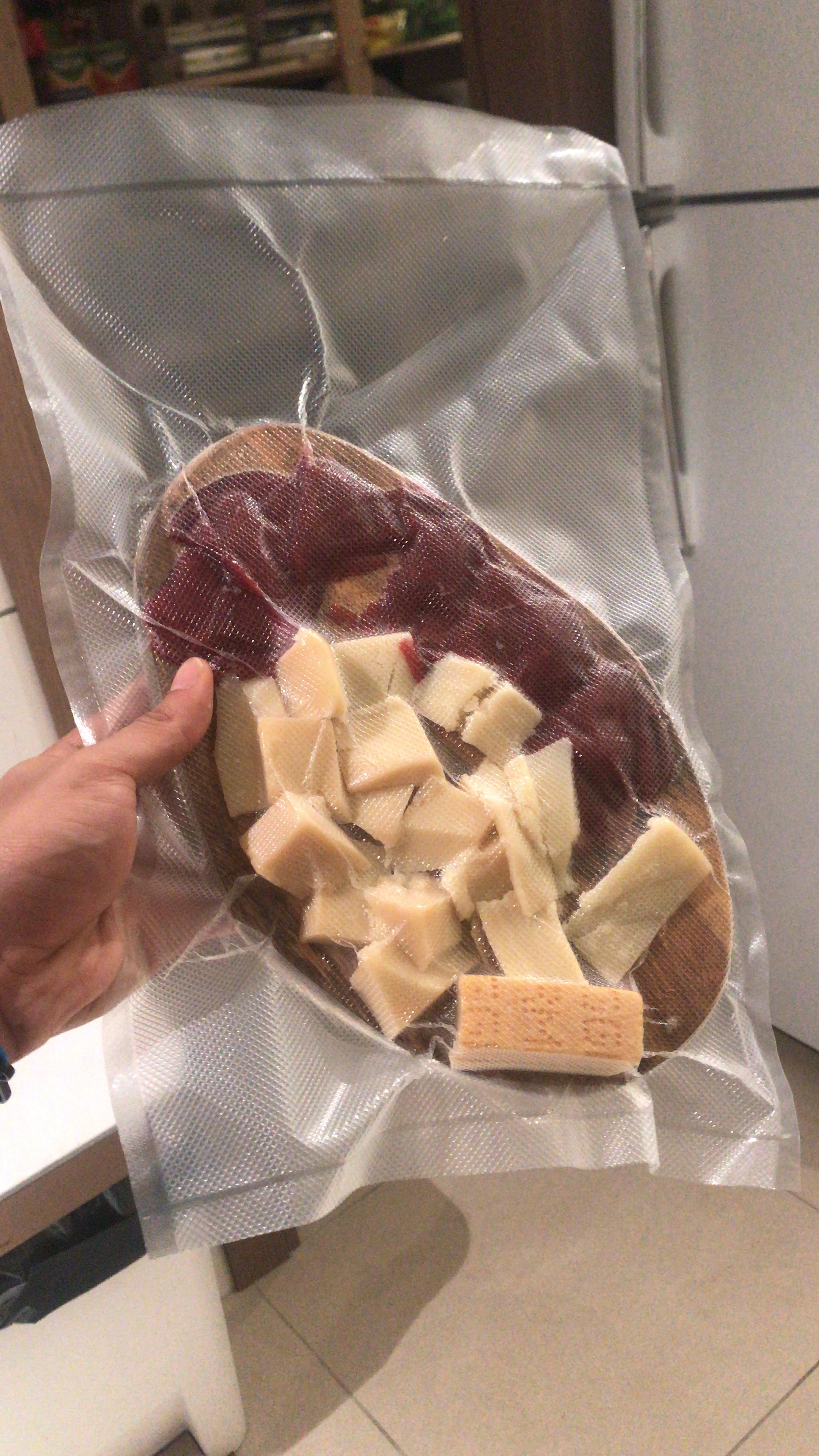 Vacuum sealed my cheeseboard for easy transport | Scrolller