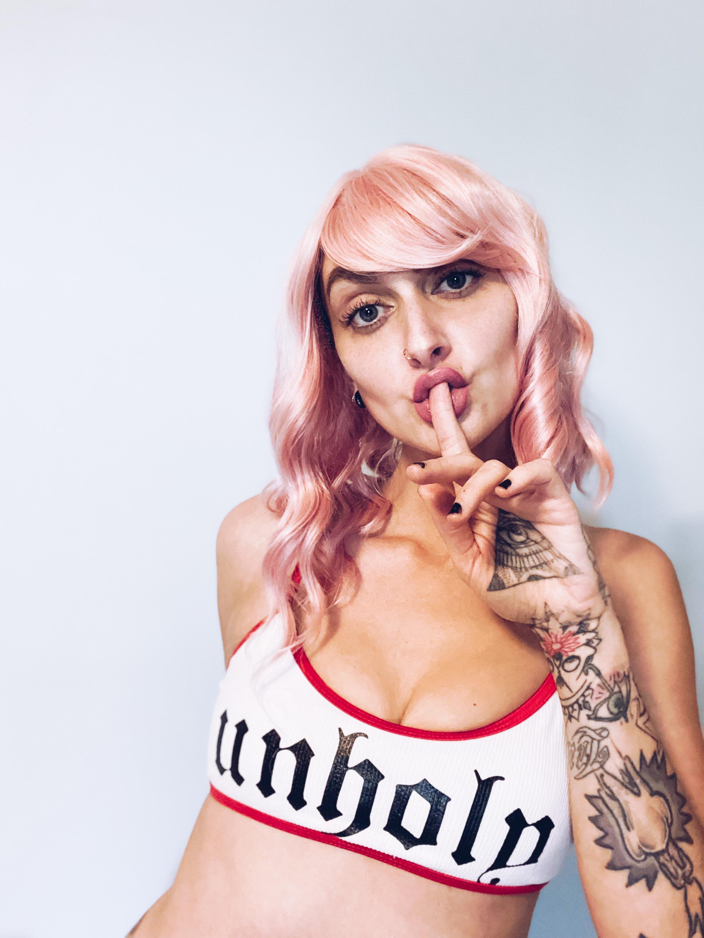 ValentinaHardcore 🍭 | Scrolller