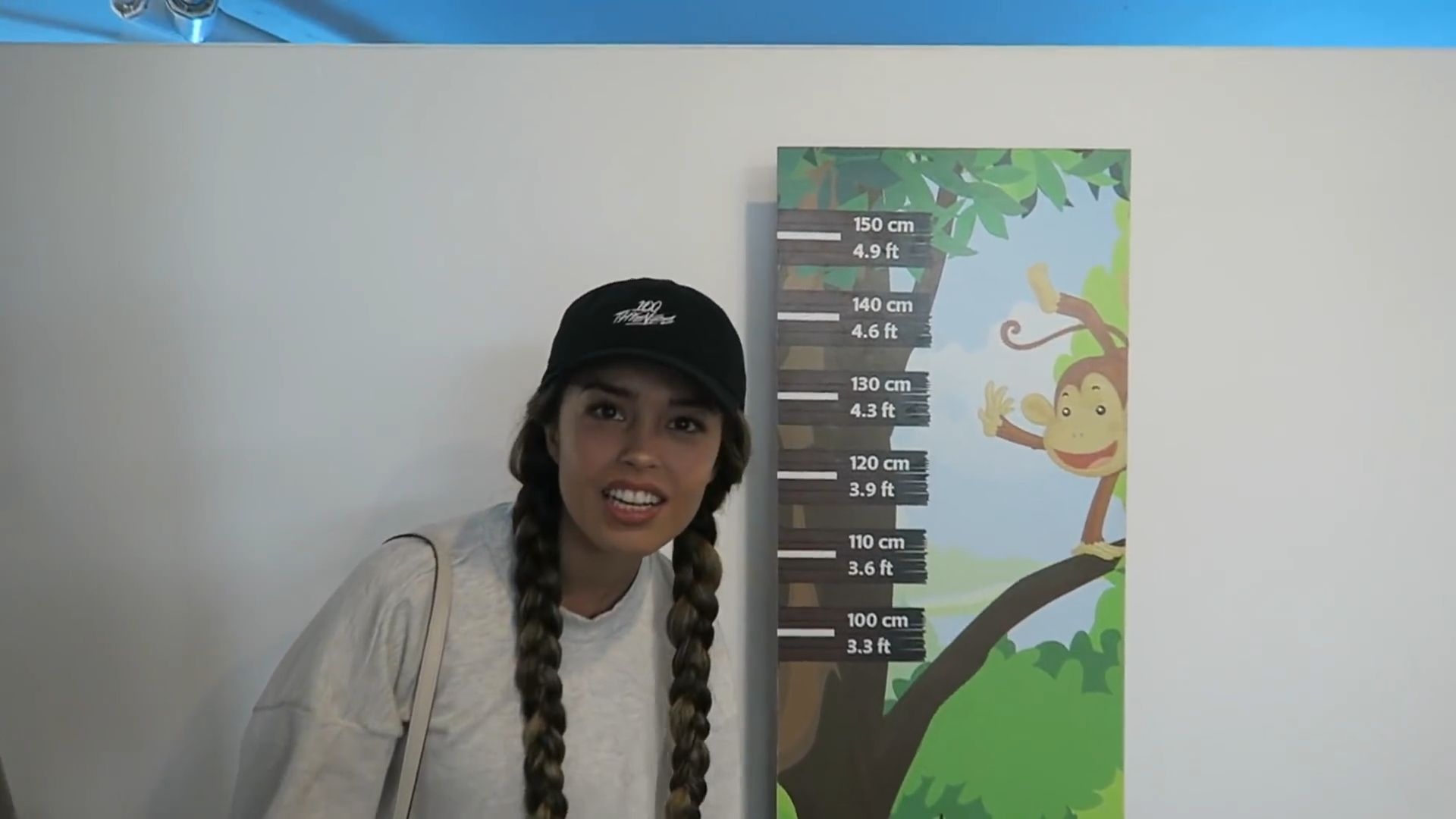 Valkyrae height reveal!!! | Scrolller