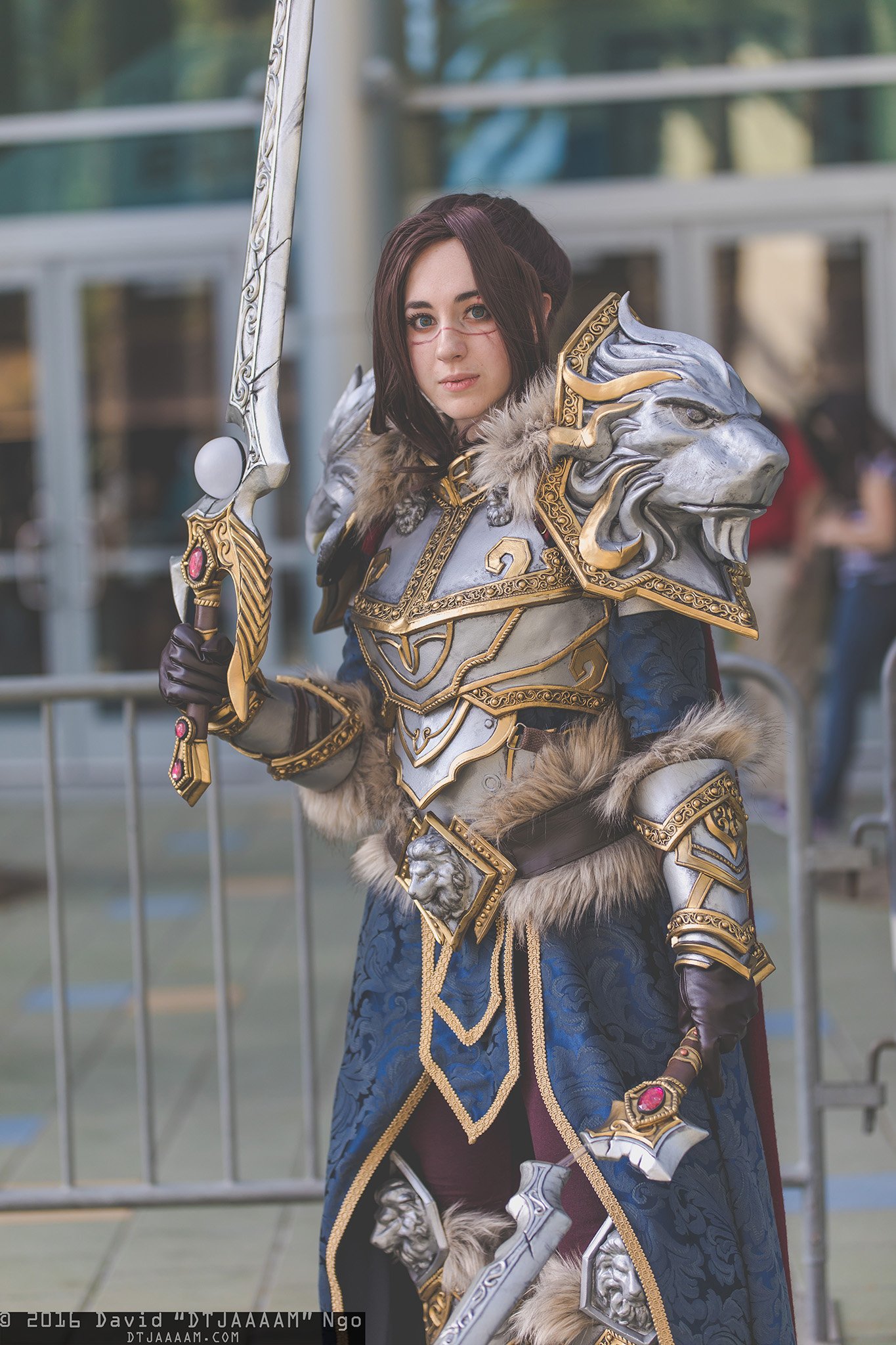 Varian Wrynn Cosplay by Oshley | Scrolller