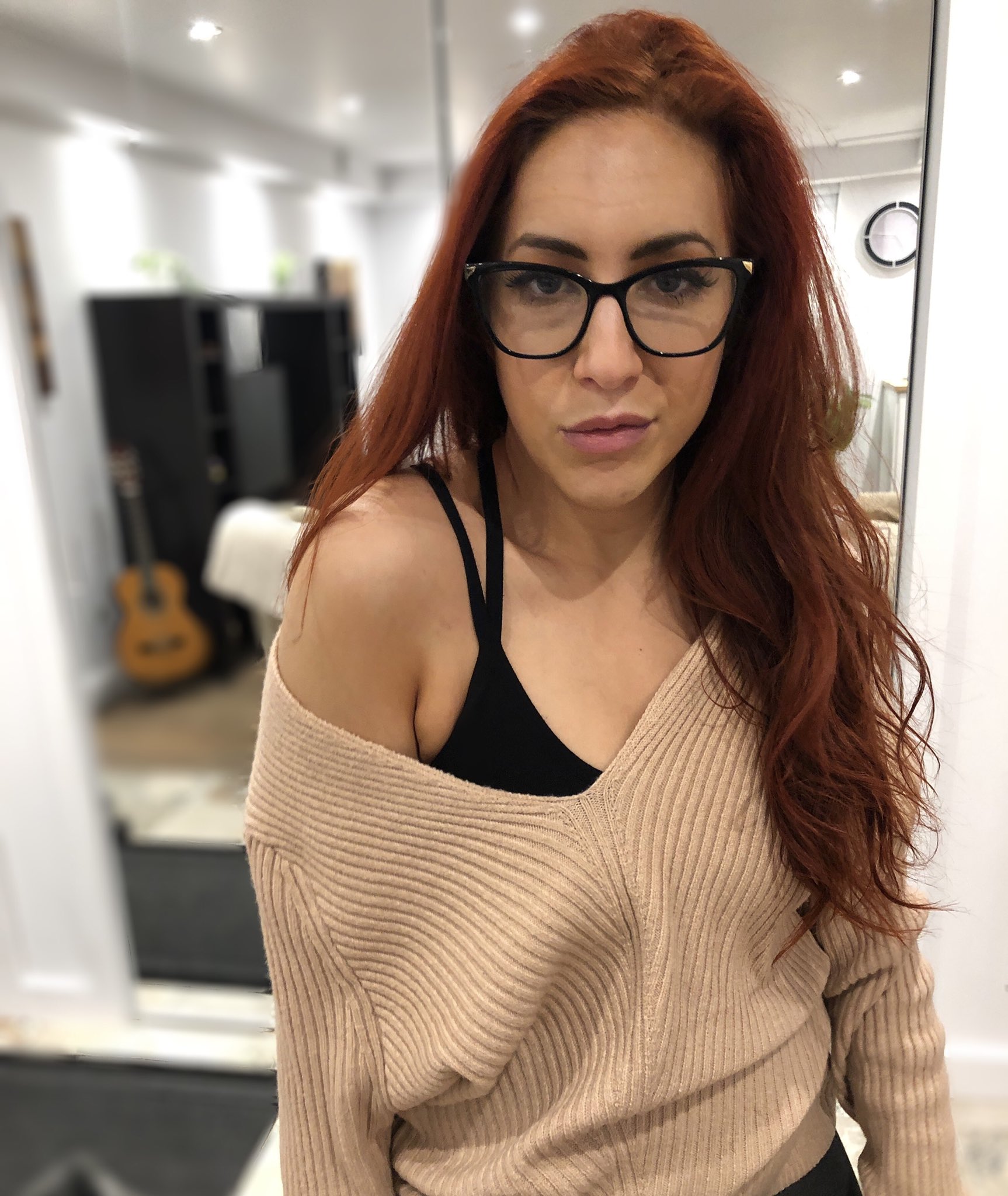 Veda Scott | Scrolller
