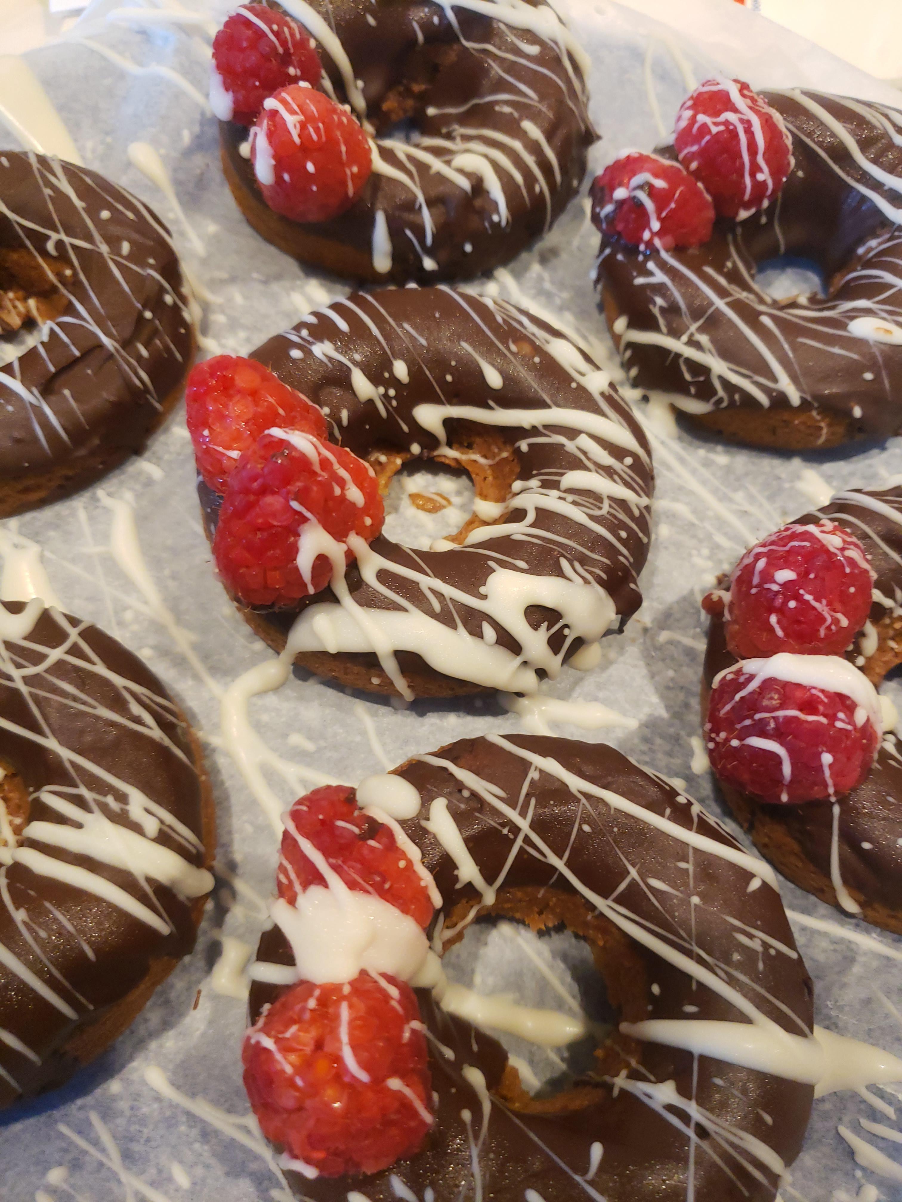 Vegan Raspberry Choclate Donuts!! | Scrolller
