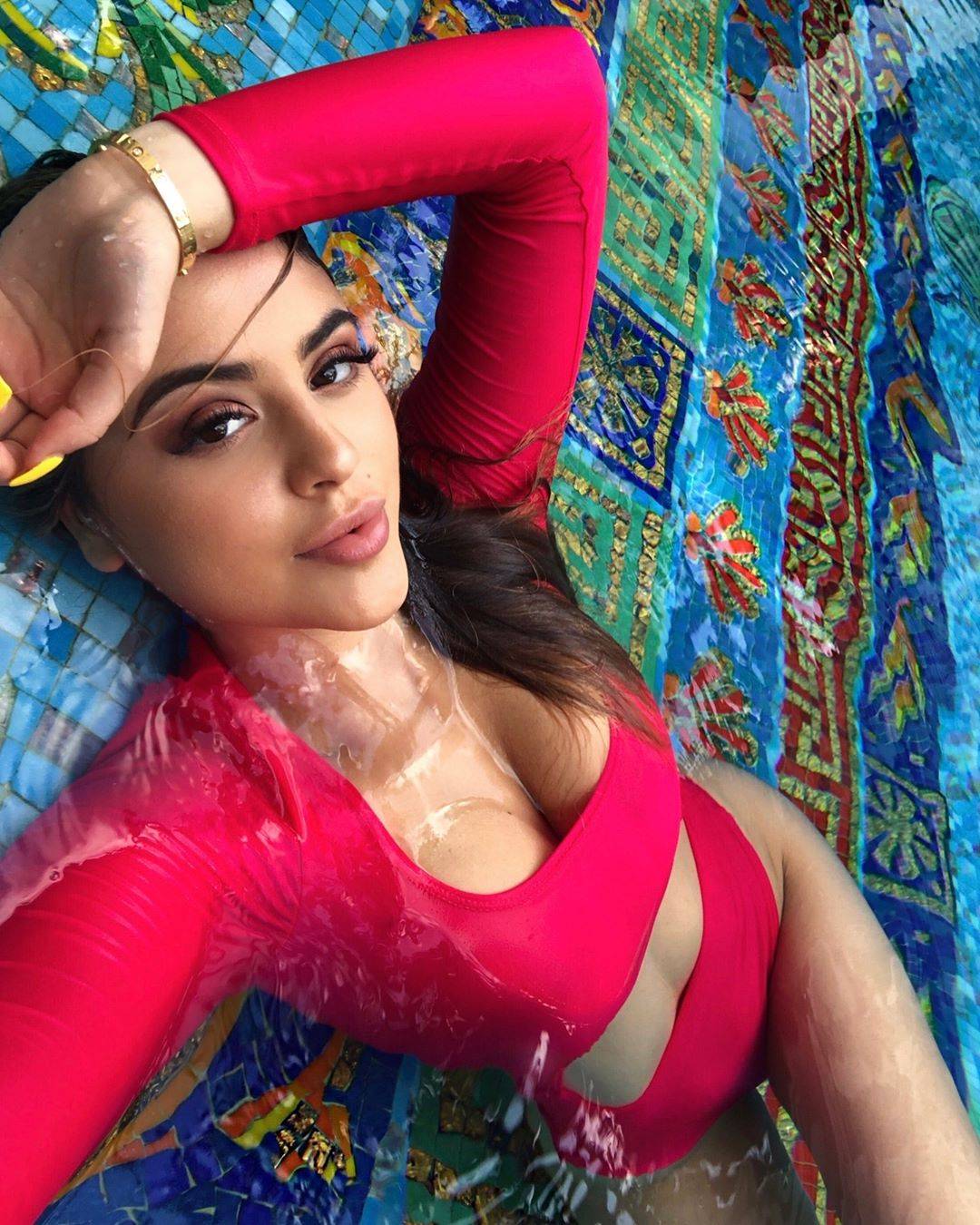 VersaceVersaceVersace | Scrolller