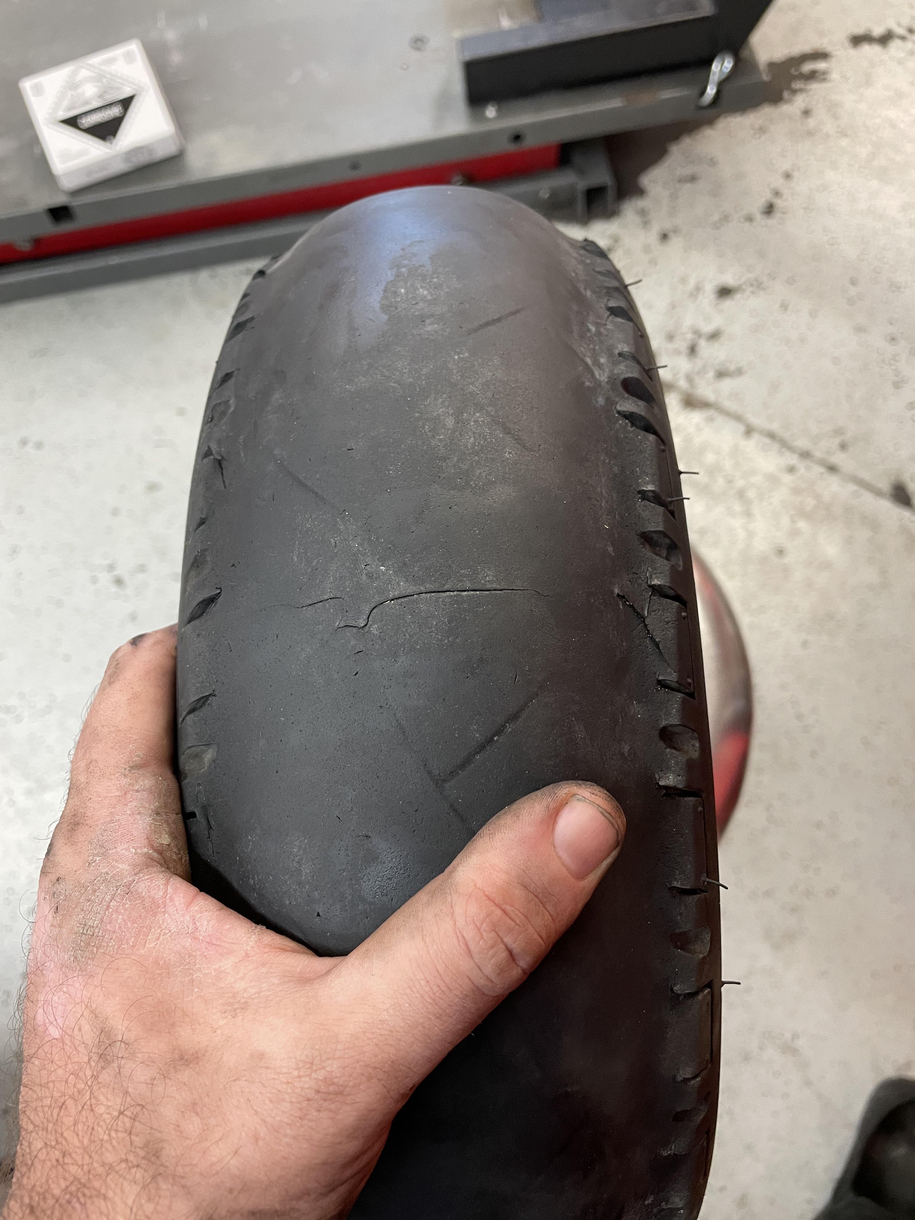 Vespa mechanic here...Check your damn tires!!! | Scrolller