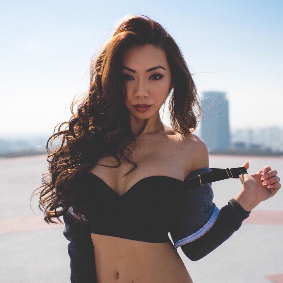 Victoria's Black Bra | Scrolller