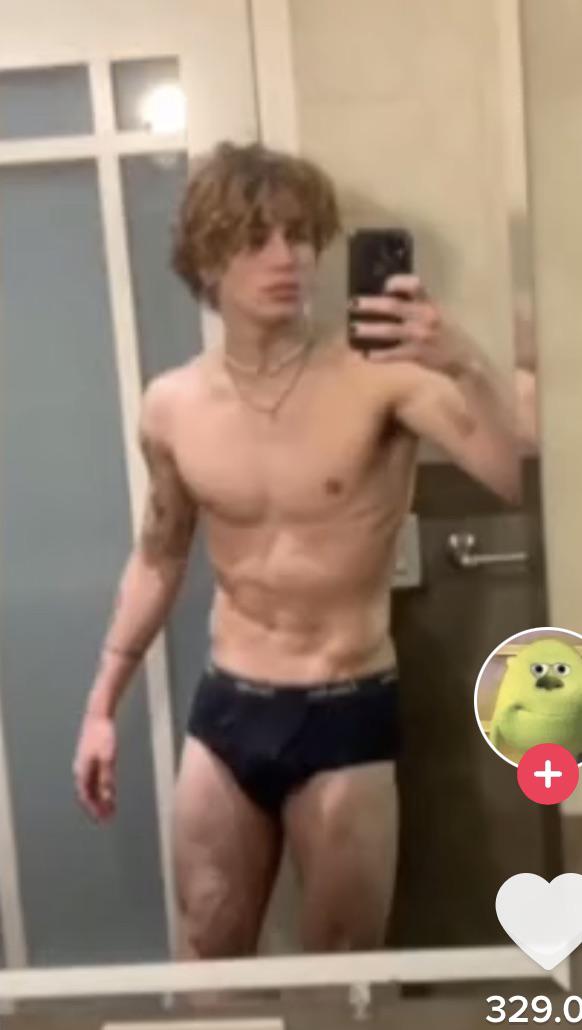 vinnie hacker | Scrolller