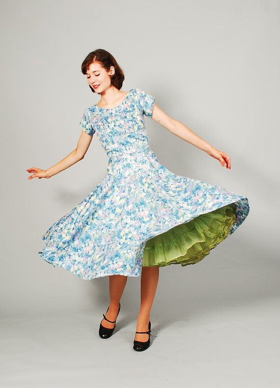 Vintage Twirl | Scrolller