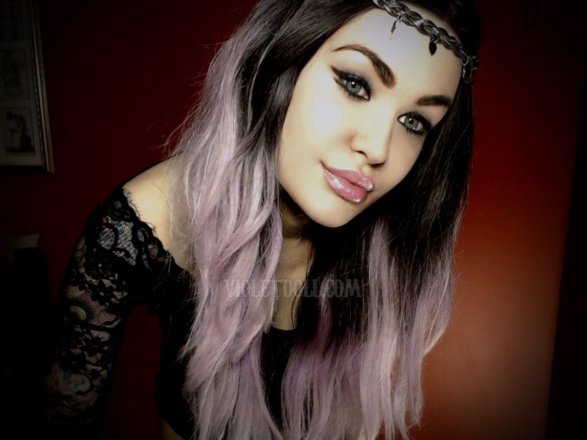 Violet Erotica is smoking hot! | Scrolller