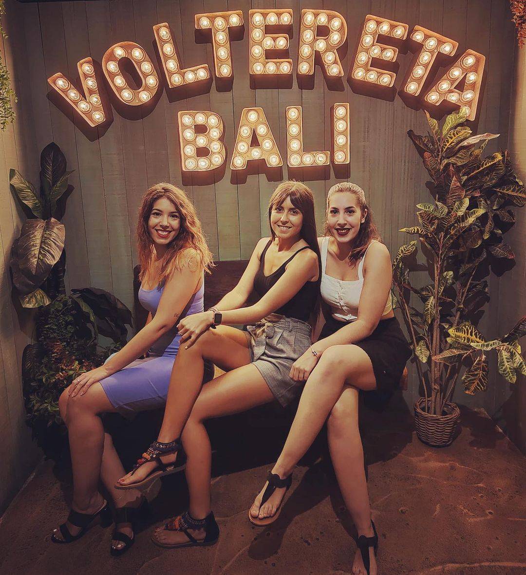 Voltereta Bali | Scrolller