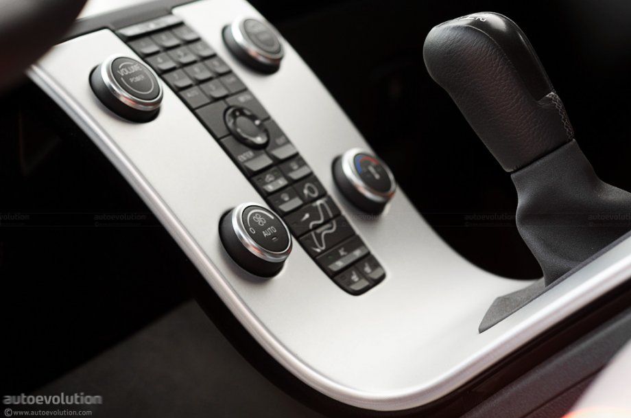 Volvo's "Floating Console" | Scrolller