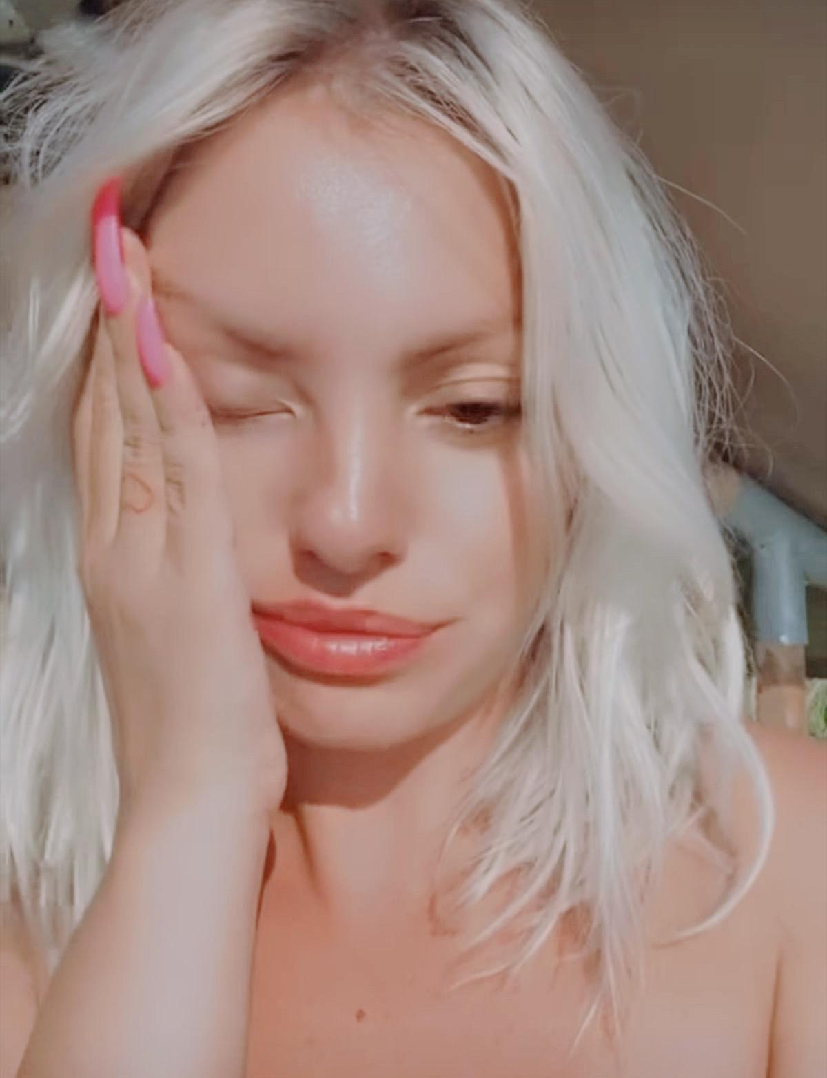 Wake up sleepy head. | Scrolller