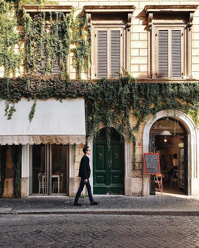 Walking in Rome | Scrolller