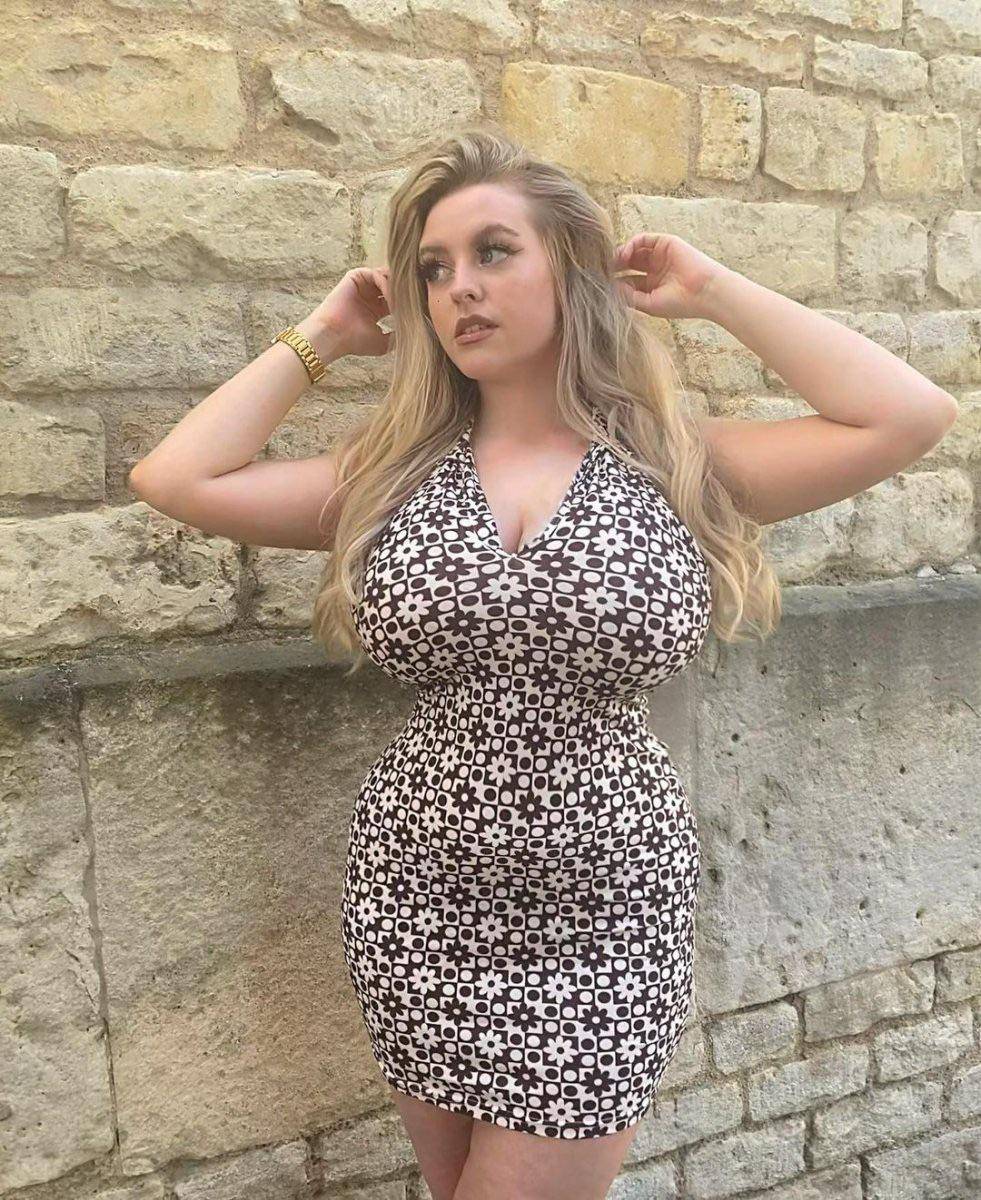 Discover more like 2busty2hide: Wallflower and Related Content | Scrolller