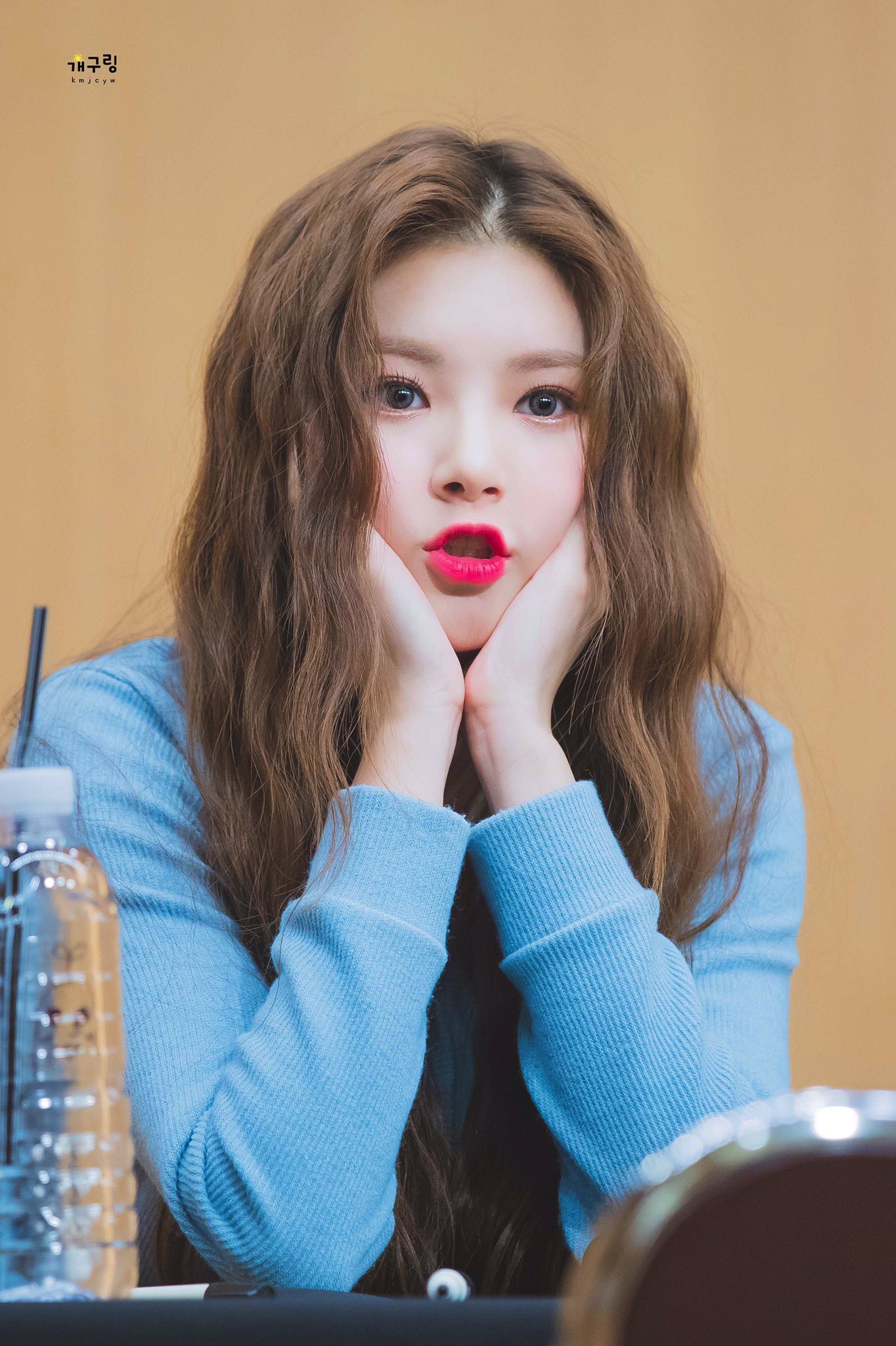 Wang YireOn | Scrolller