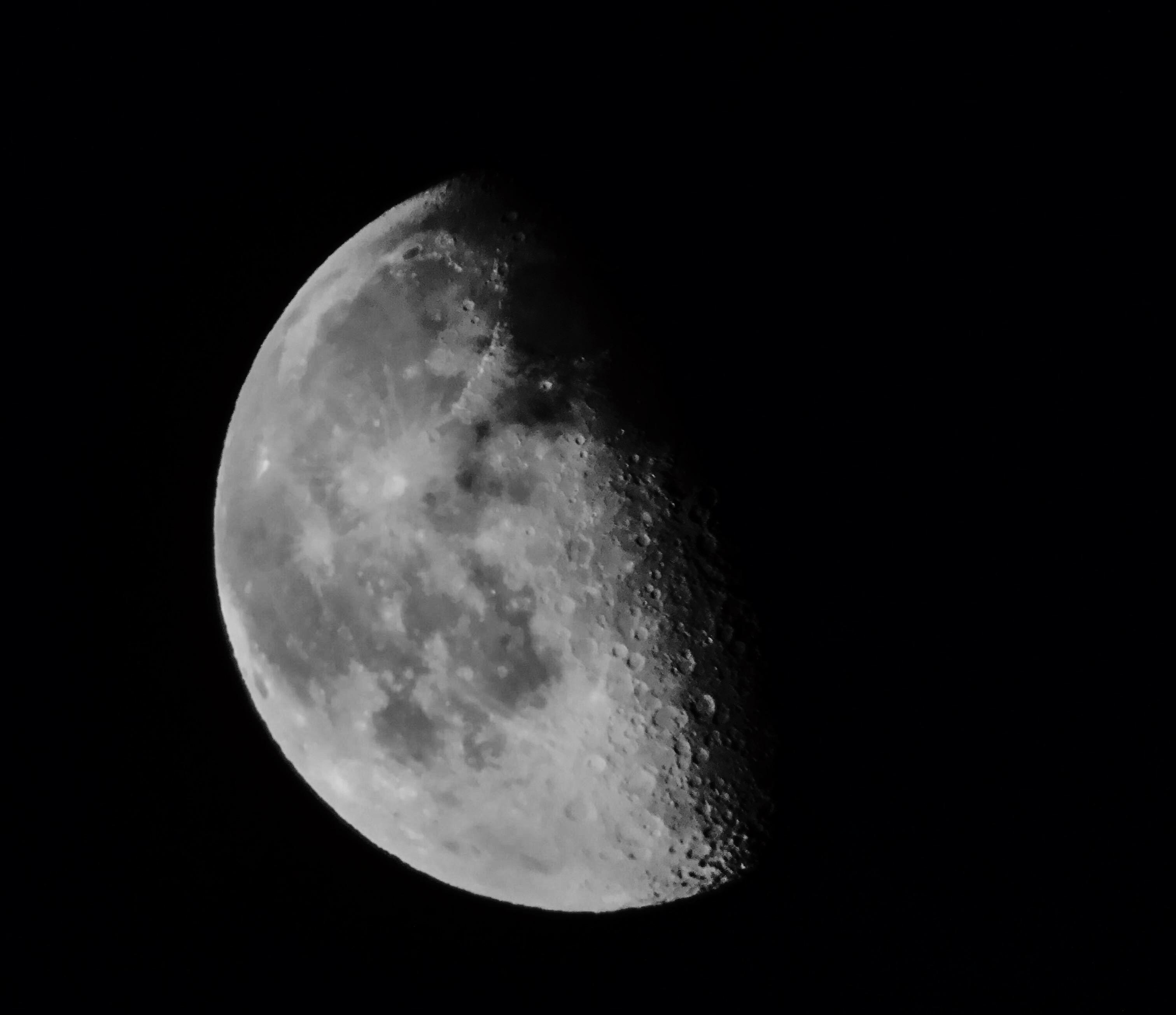 Waning gibbous from NH | Scrolller