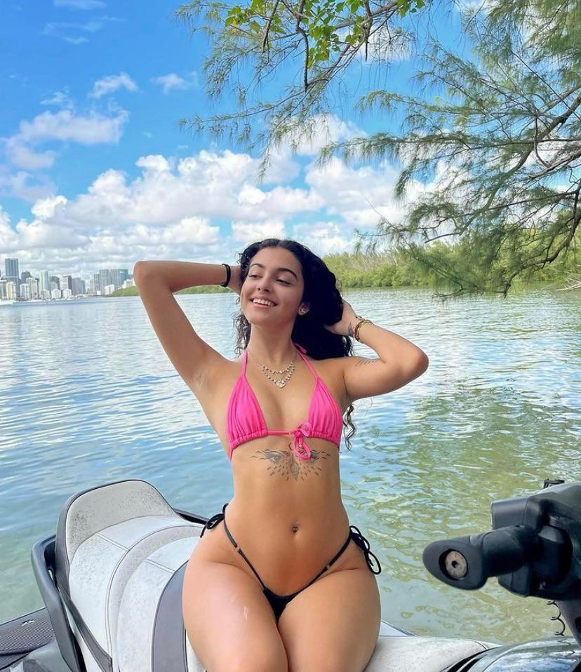 Want her to sit on my face | Scrolller