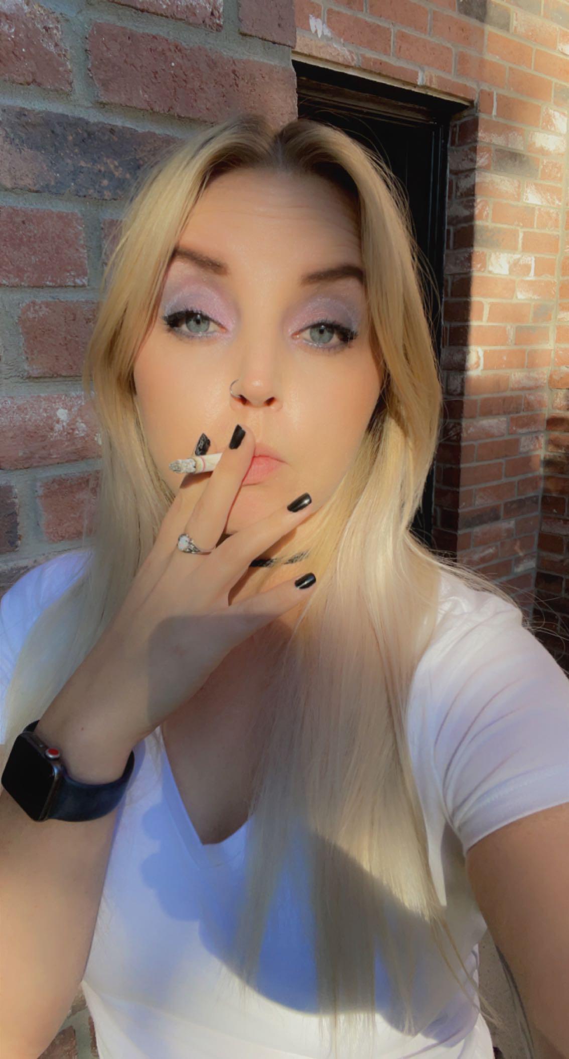 🚬 was almost gone but the lighting was on point | Scrolller