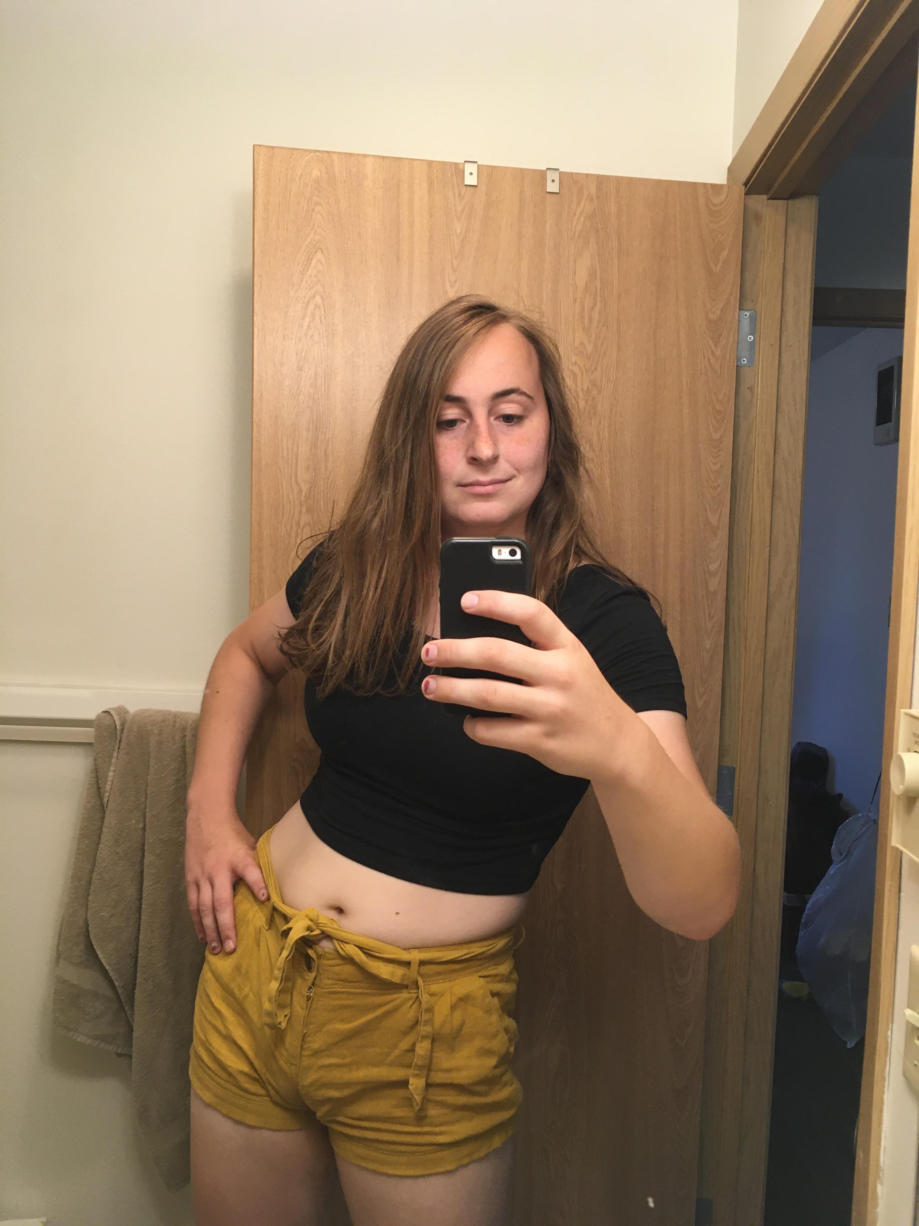 Watch out I sting | Scrolller