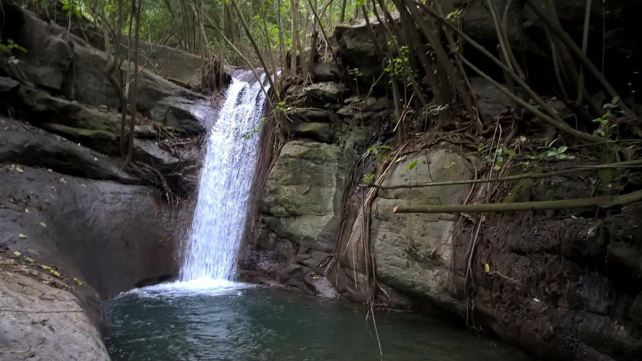 Waterfall at the Macuaco waterfalls complex, Lambayeque, Peru [OC] [1280x721] | Scrolller