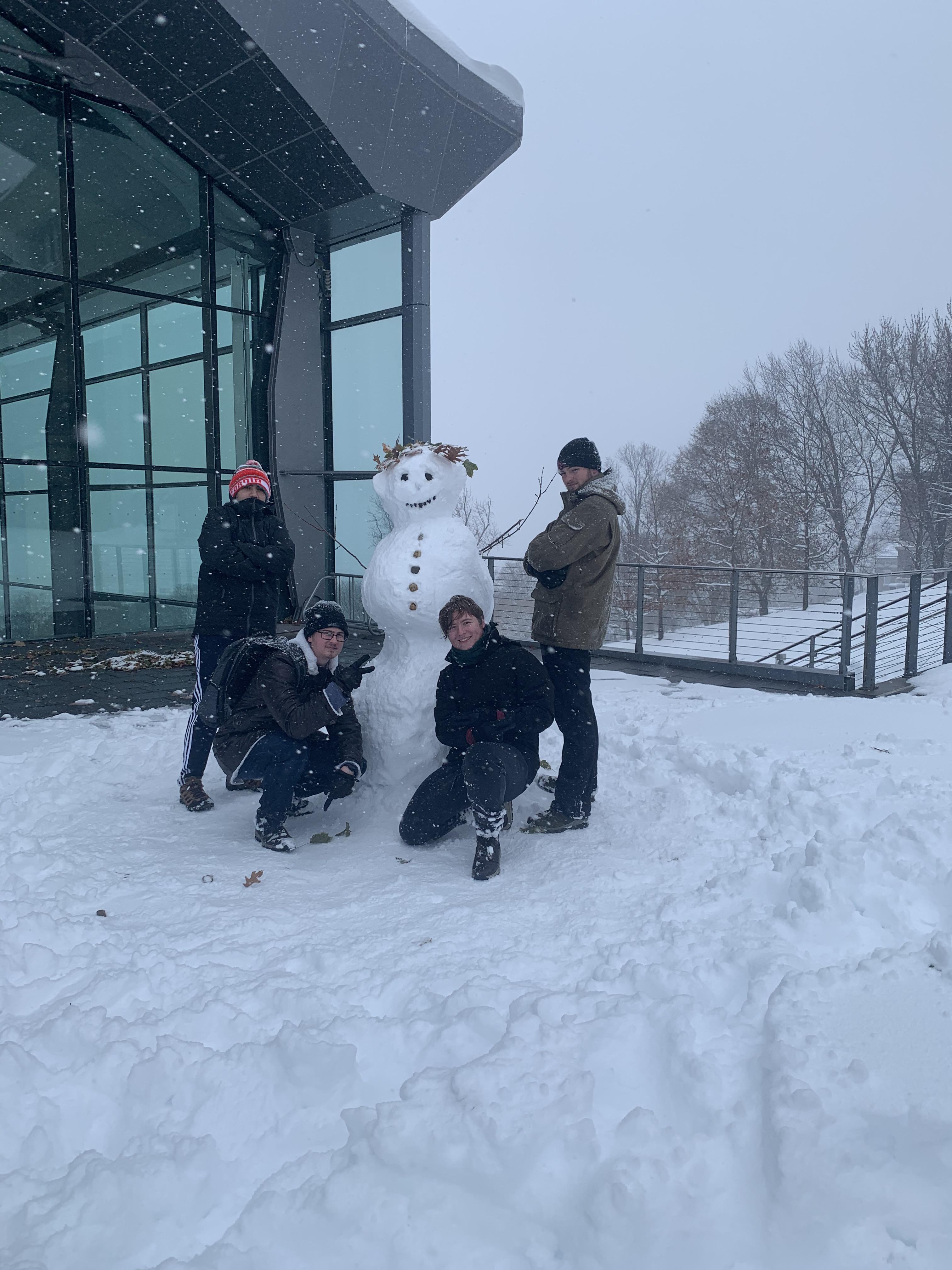 We Built a Snowman | Scrolller