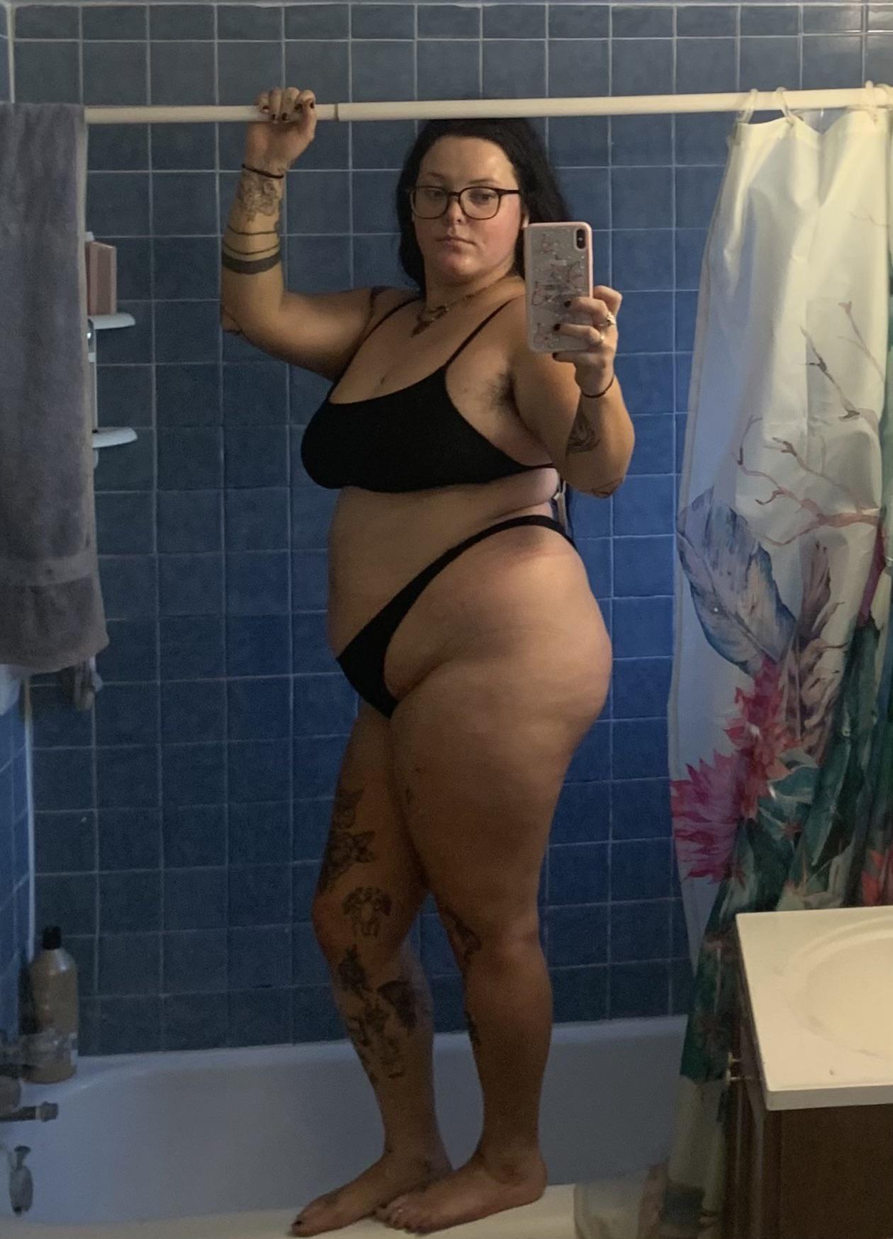 We like a little side view, don’t we ? | Scrolller