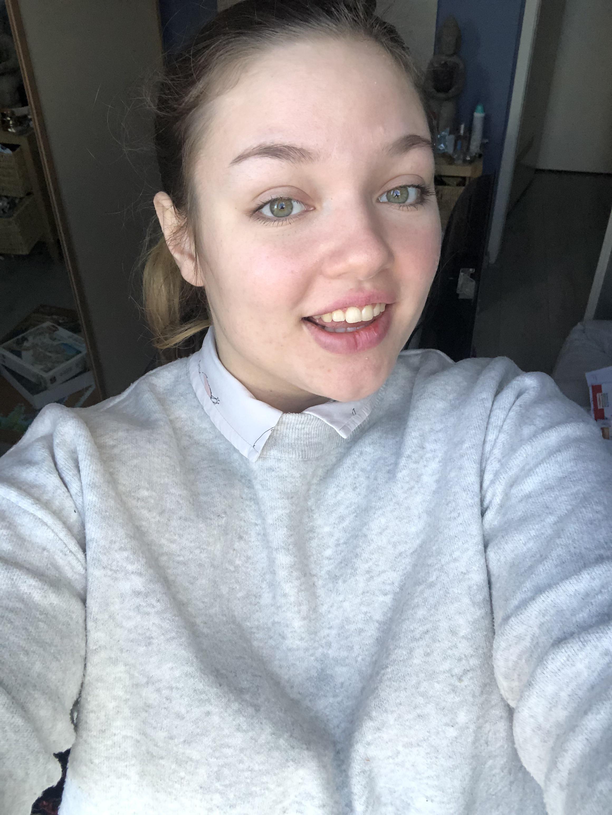 Wearing one of my fave outfits cause it’s friyay! F/22 | Scrolller