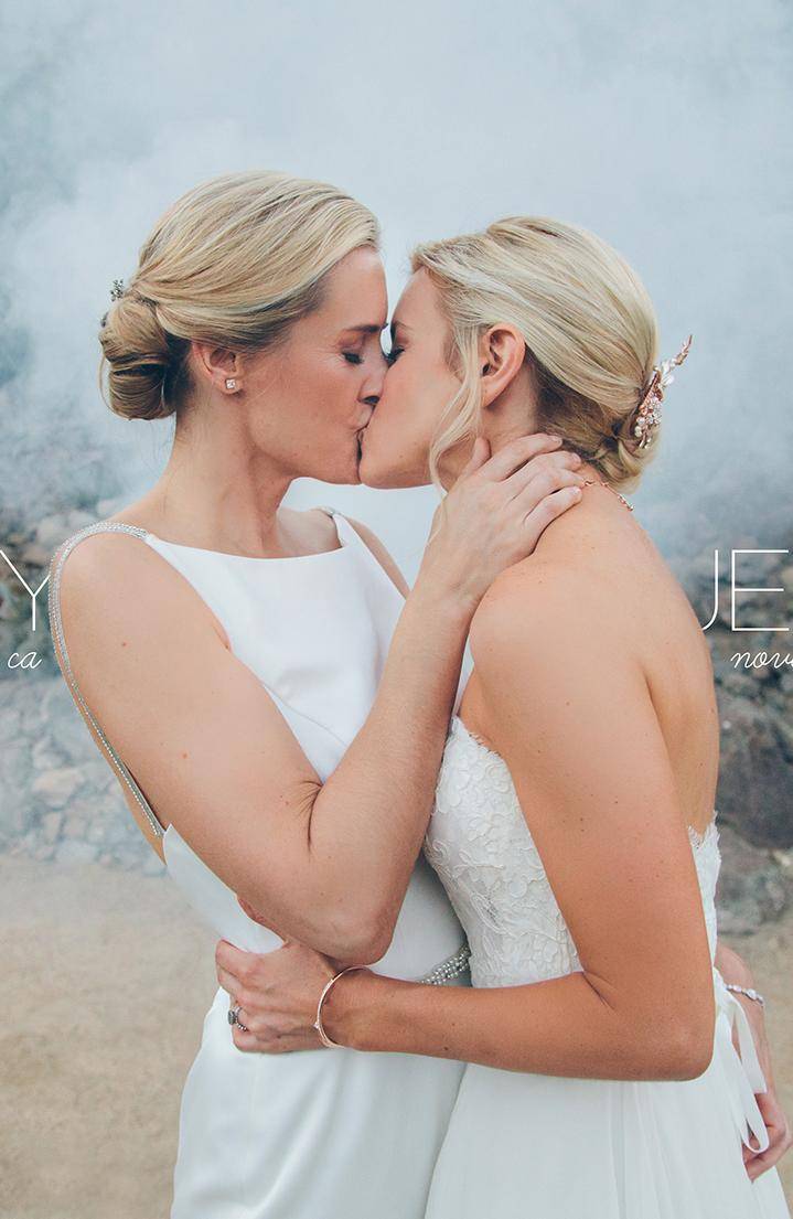 Wedding Kiss | Scrolller