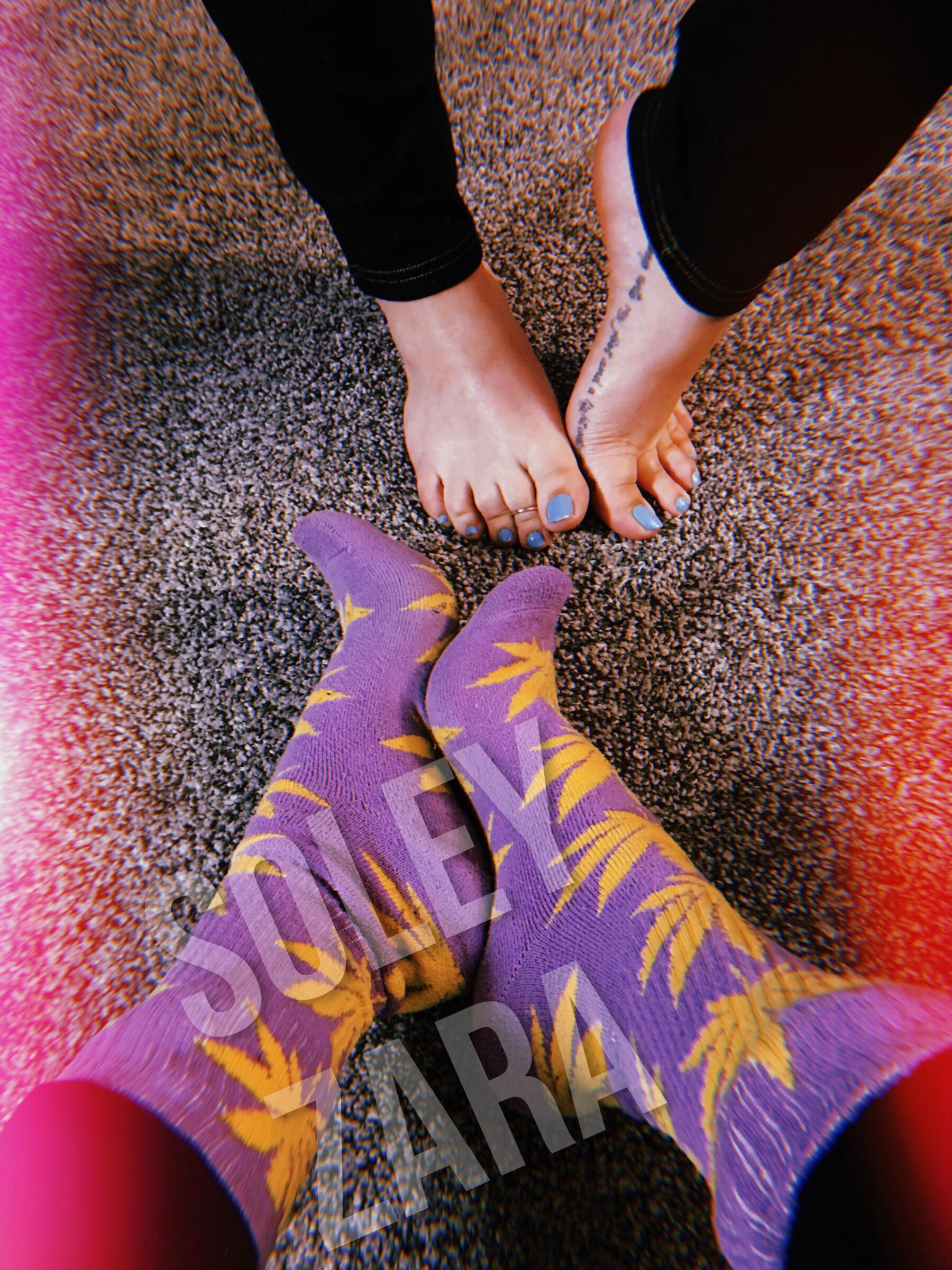 Weed and feet | Scrolller