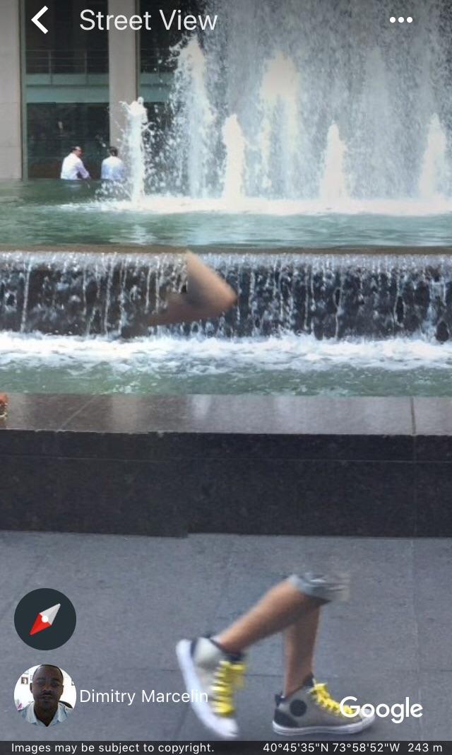 Weird floating arm | Scrolller