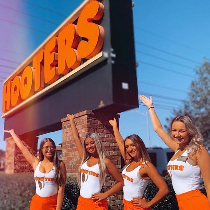 Welcome to Hooters! Enjoy Your Stay! | Scrolller