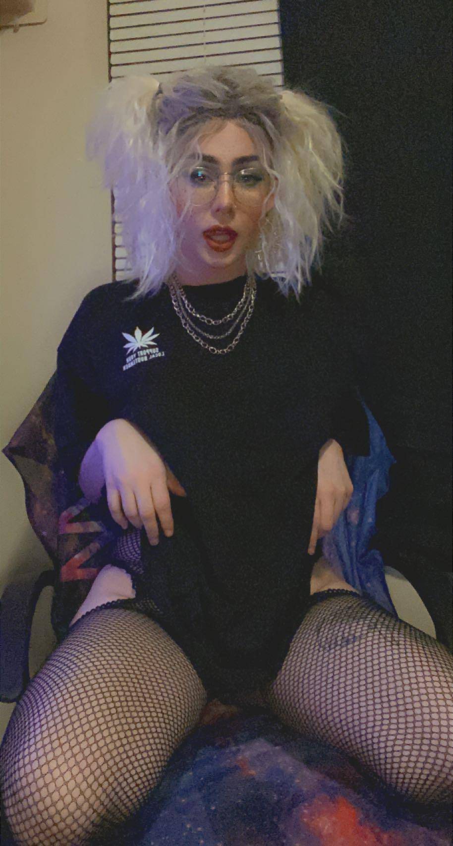 welcome to the smoke sesh 😈💨 | Scrolller