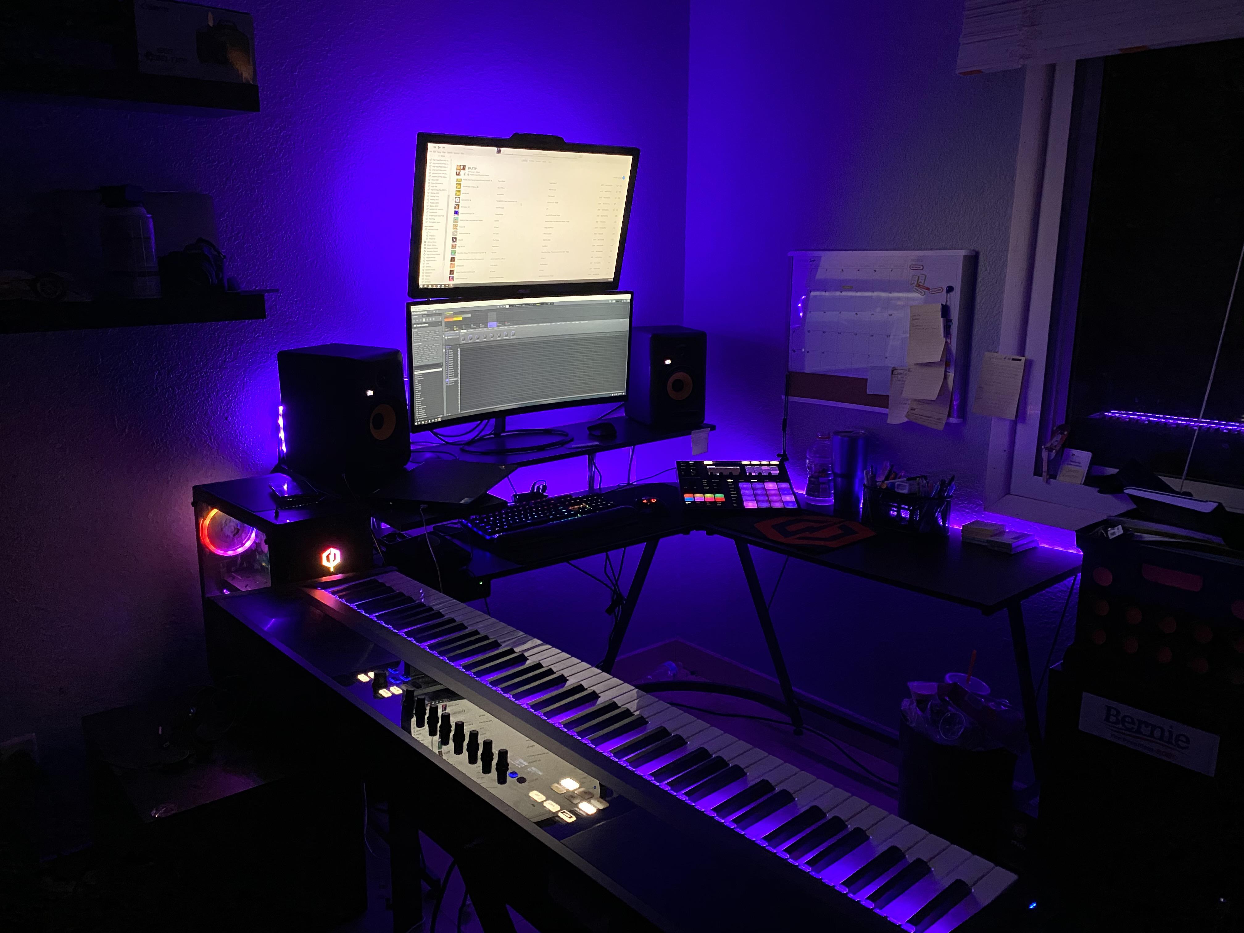 WFH set up | Scrolller