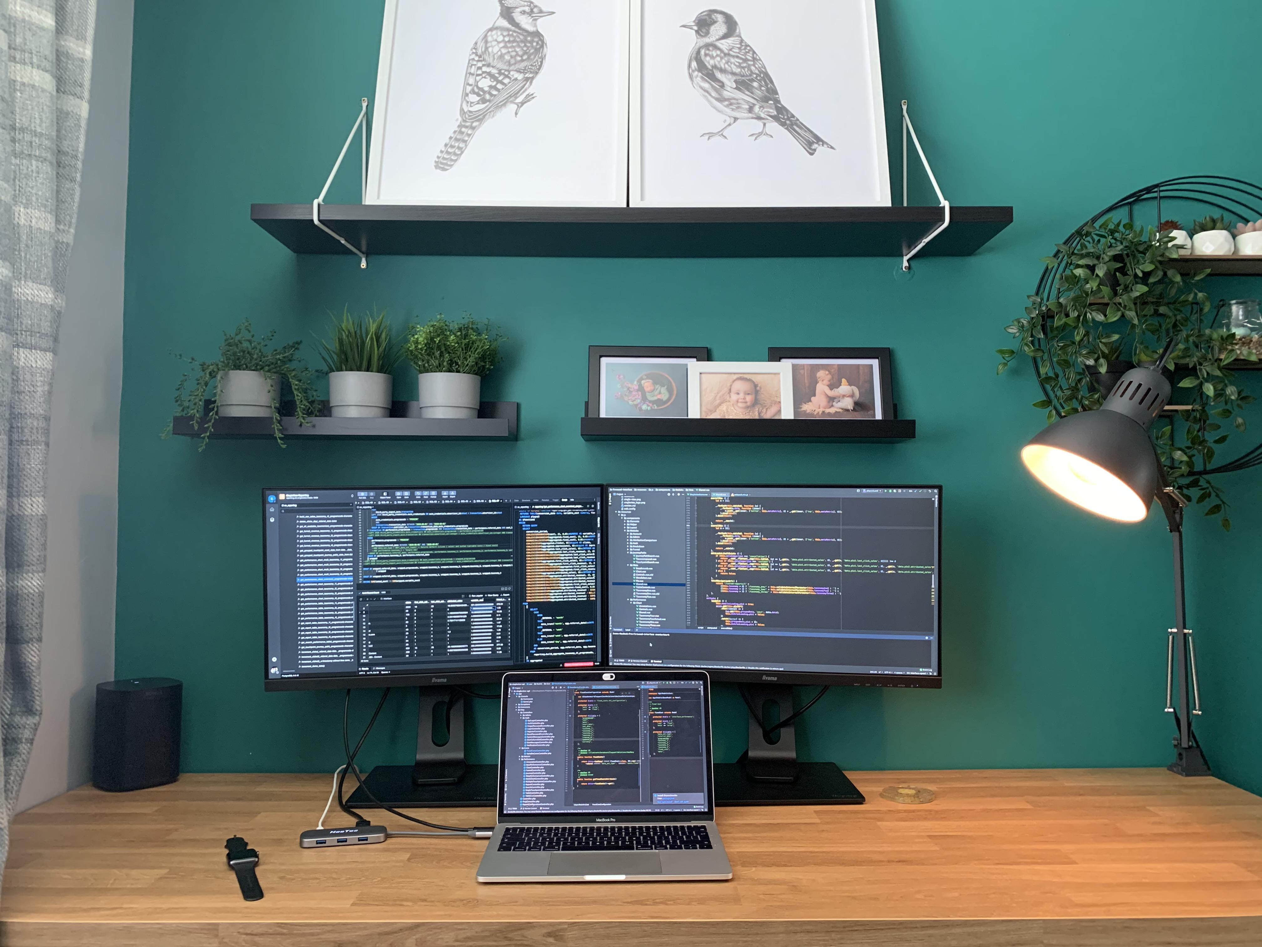 WFH workstation setup | Scrolller