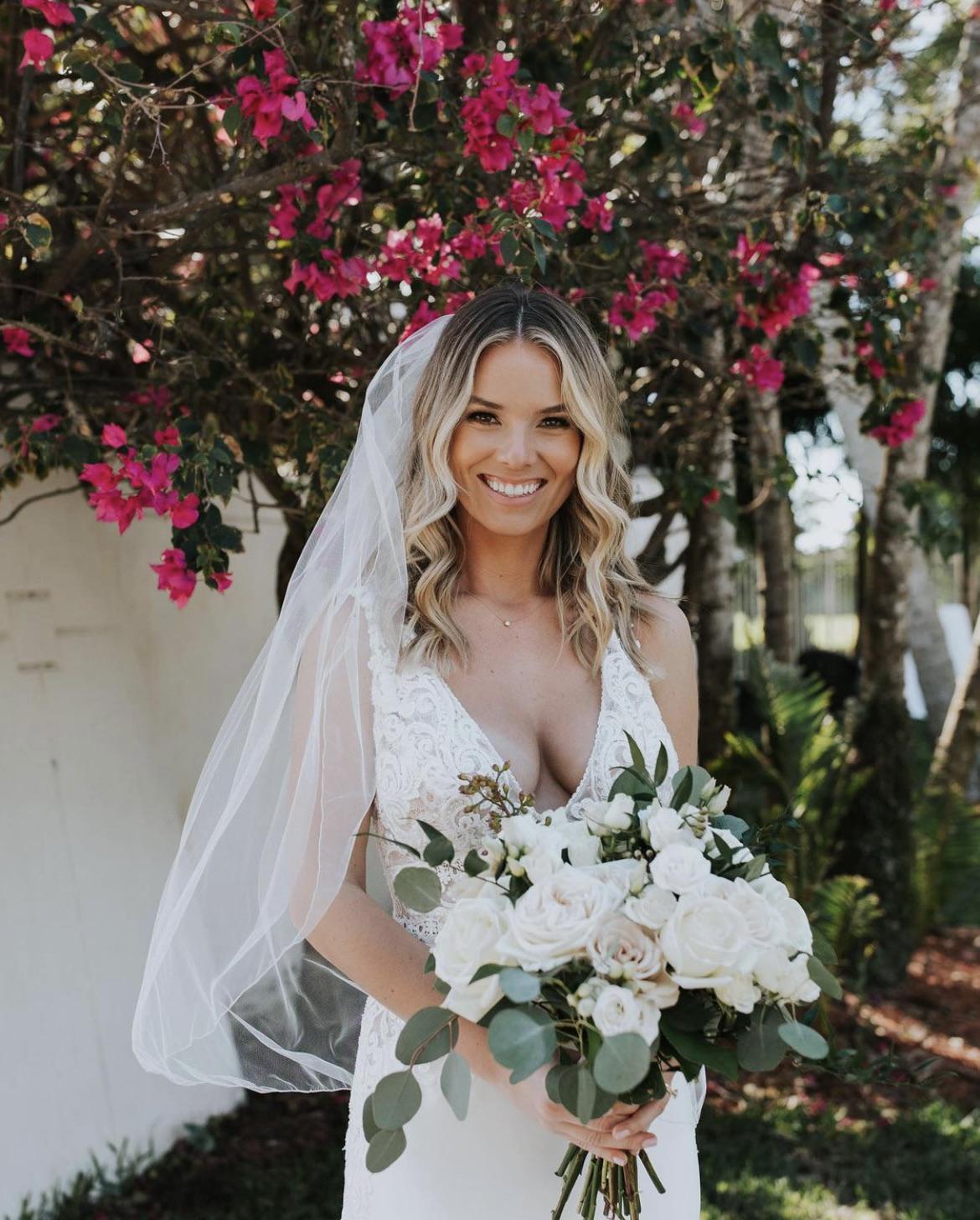 What a bride (IKTR) | Scrolller