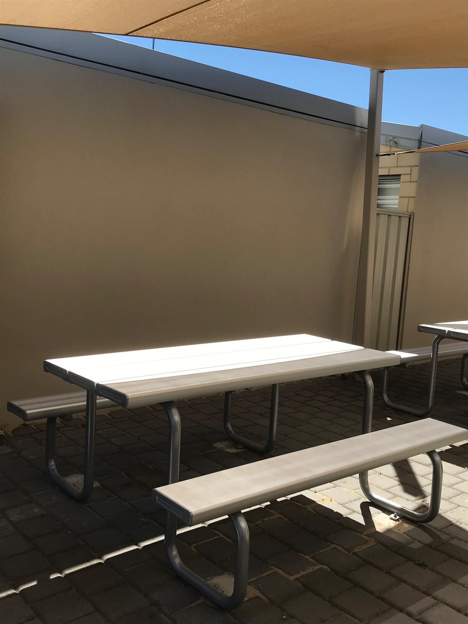 What bench is this? | Scrolller