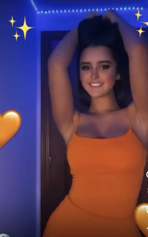 What her @?! | Scrolller