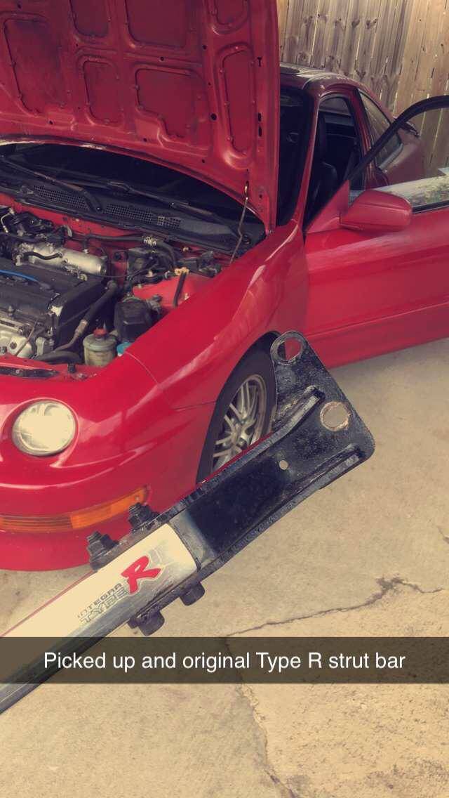 What size of hardware is used for the type r strut? | Scrolller