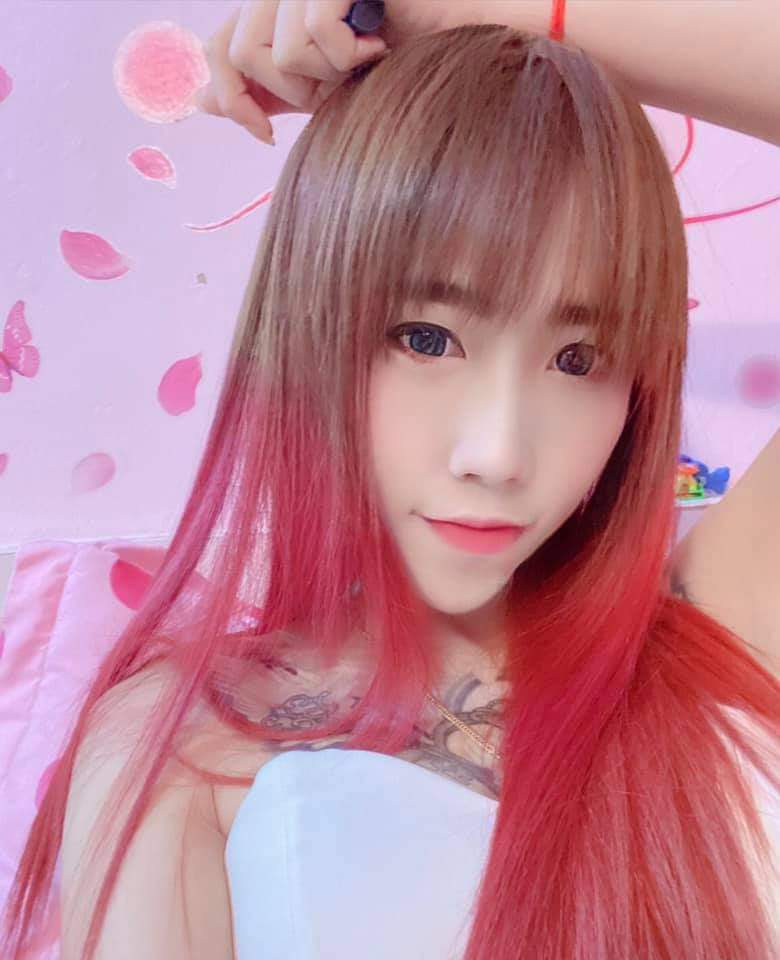 What u think about her | Scrolller