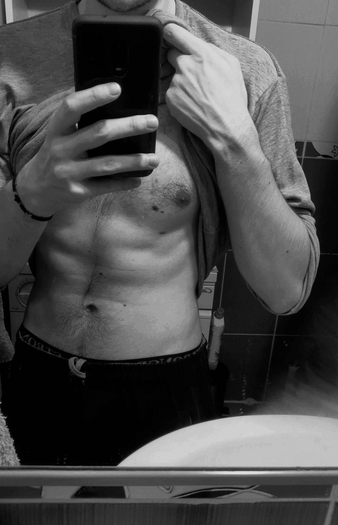 What's better than a little bit of nip slip in the morning | Scrolller